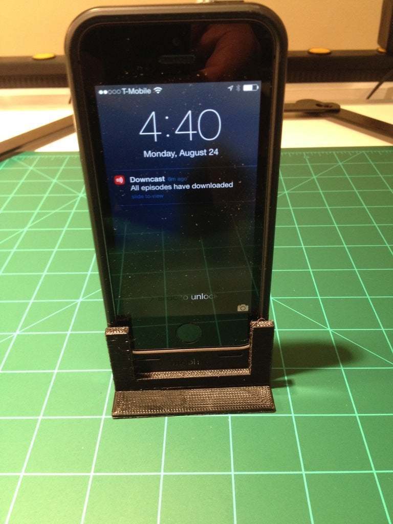 Free STL file Apple iPhone 5s with Mophie Case Stand 🍎 ・3D printing ...