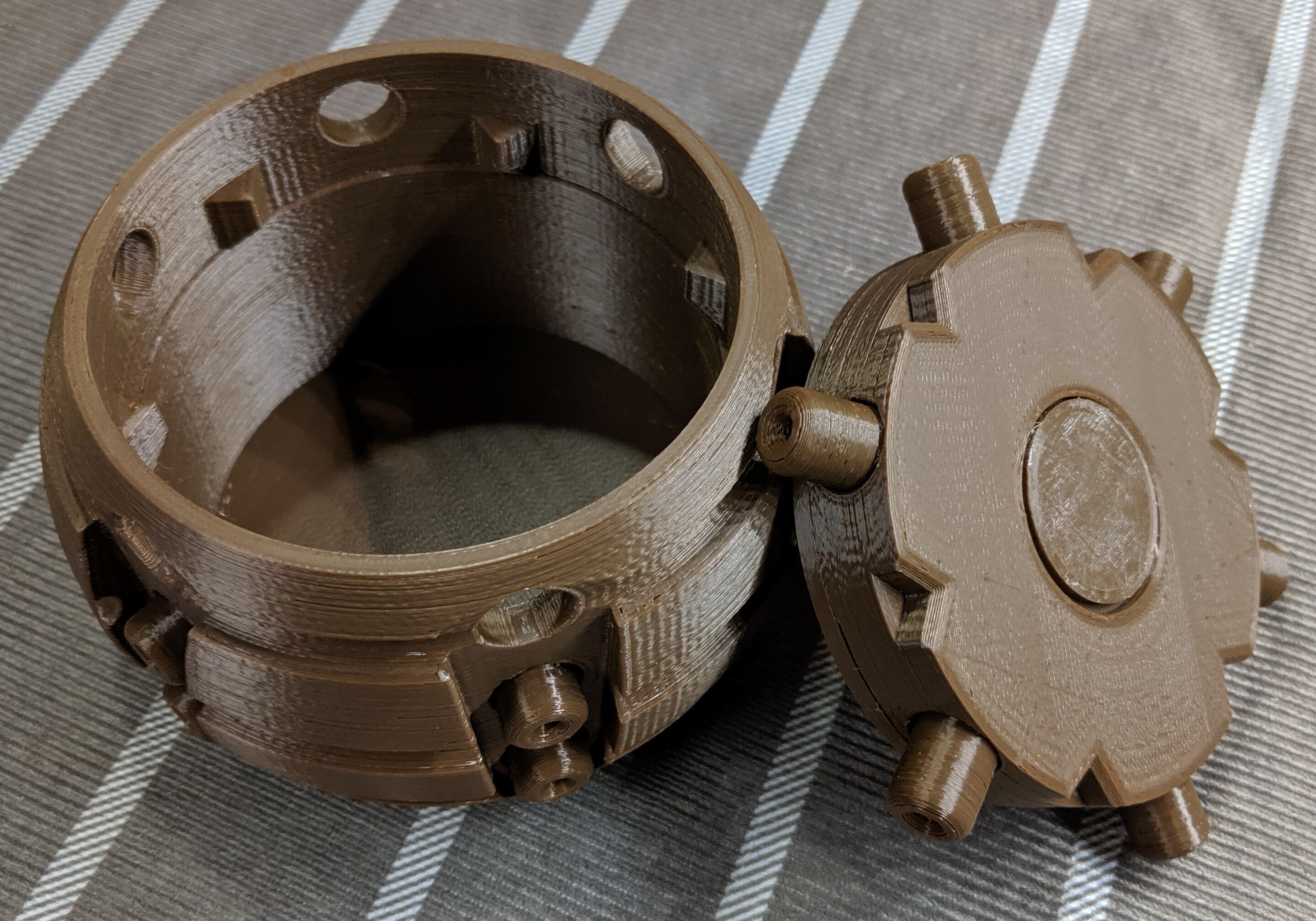 3D printed Bank Vault Box・Cults