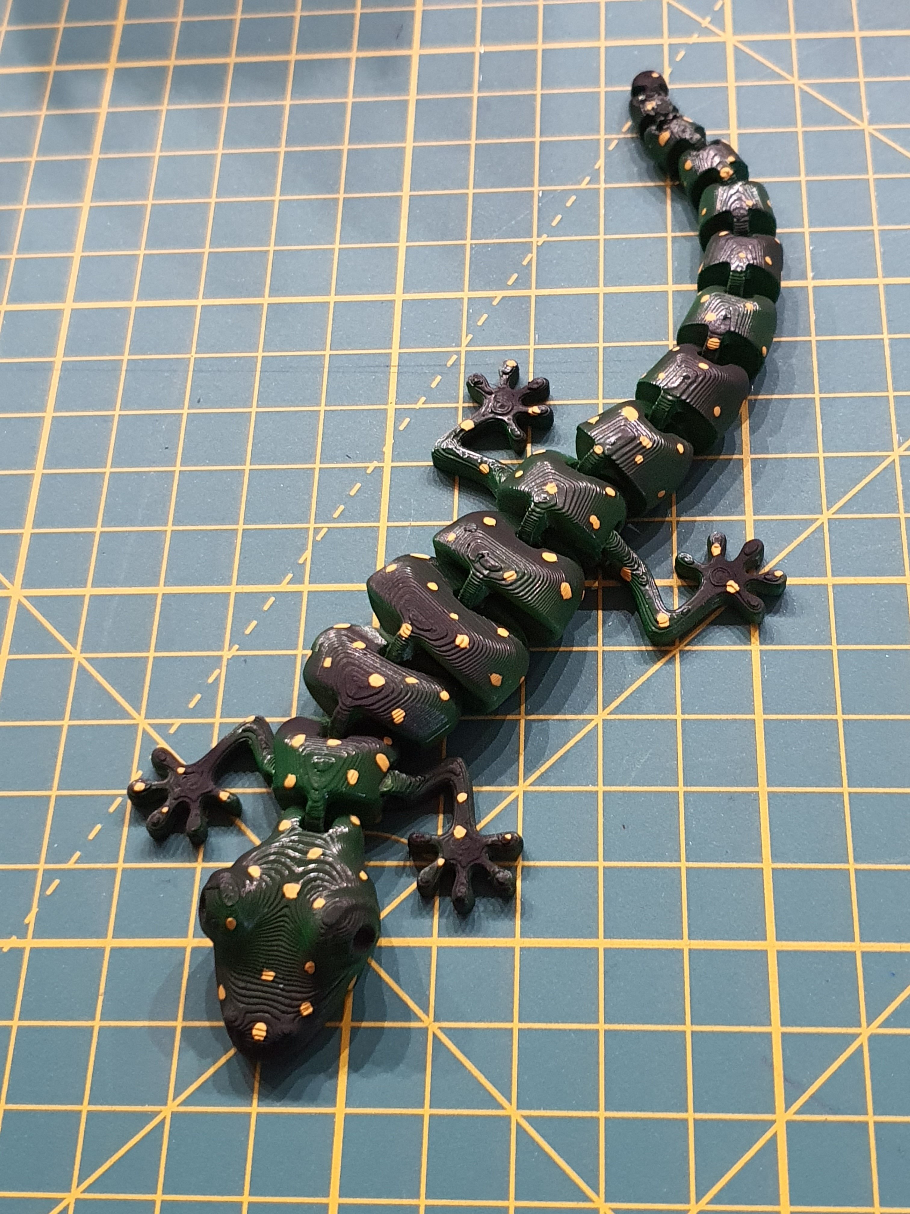 3D printing Articulated Lizard v2・Cults