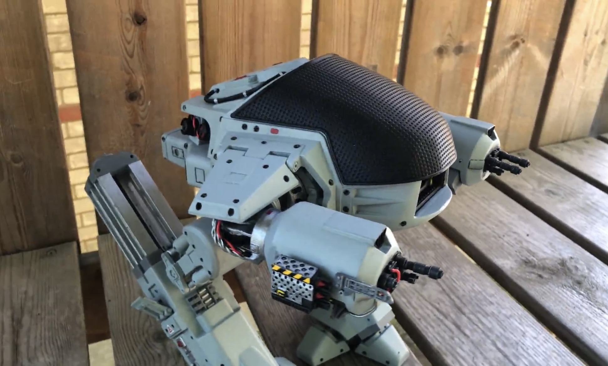 3D printable ED-209 - Robocop 1987 • made with FlashForge Dreamer・Cults