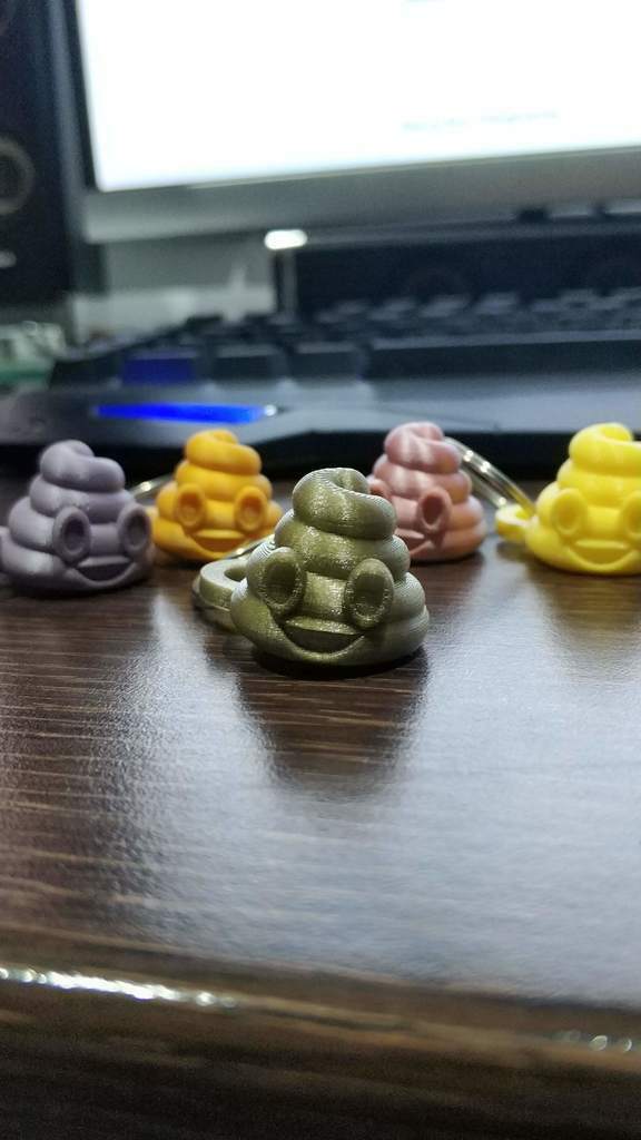 💩 Whatsapp Poo Caca Keychain・Free 3D File for ・Cults