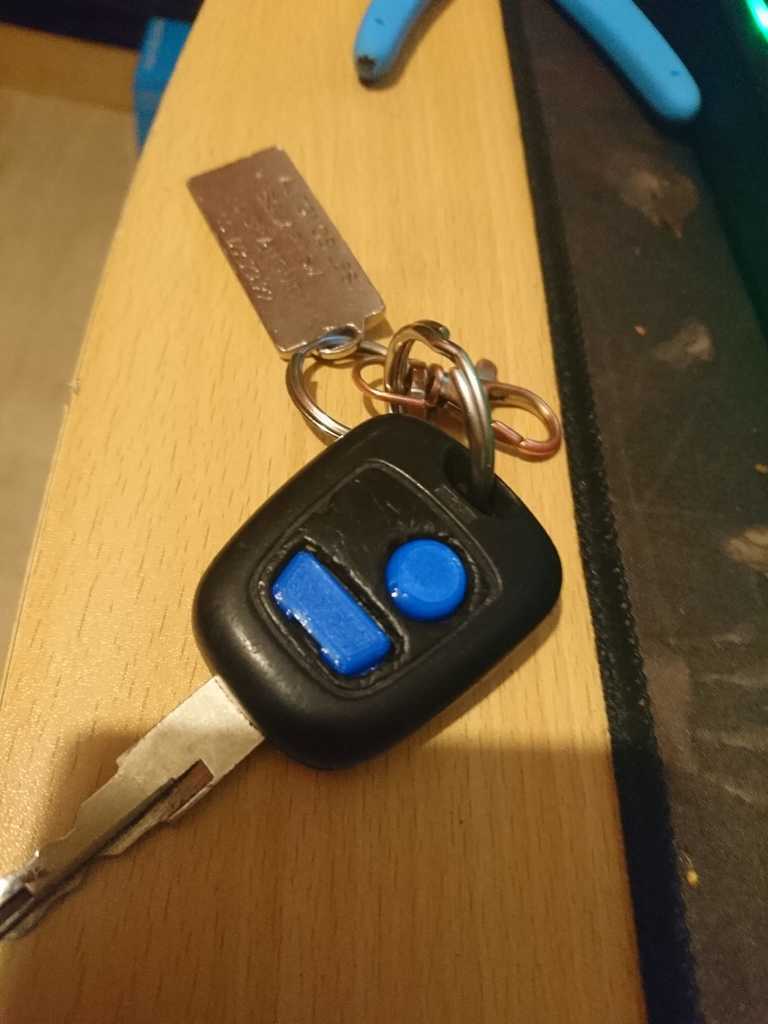 STL file Peugeot 206 key button 🚙 ・3D printable model to download・Cults