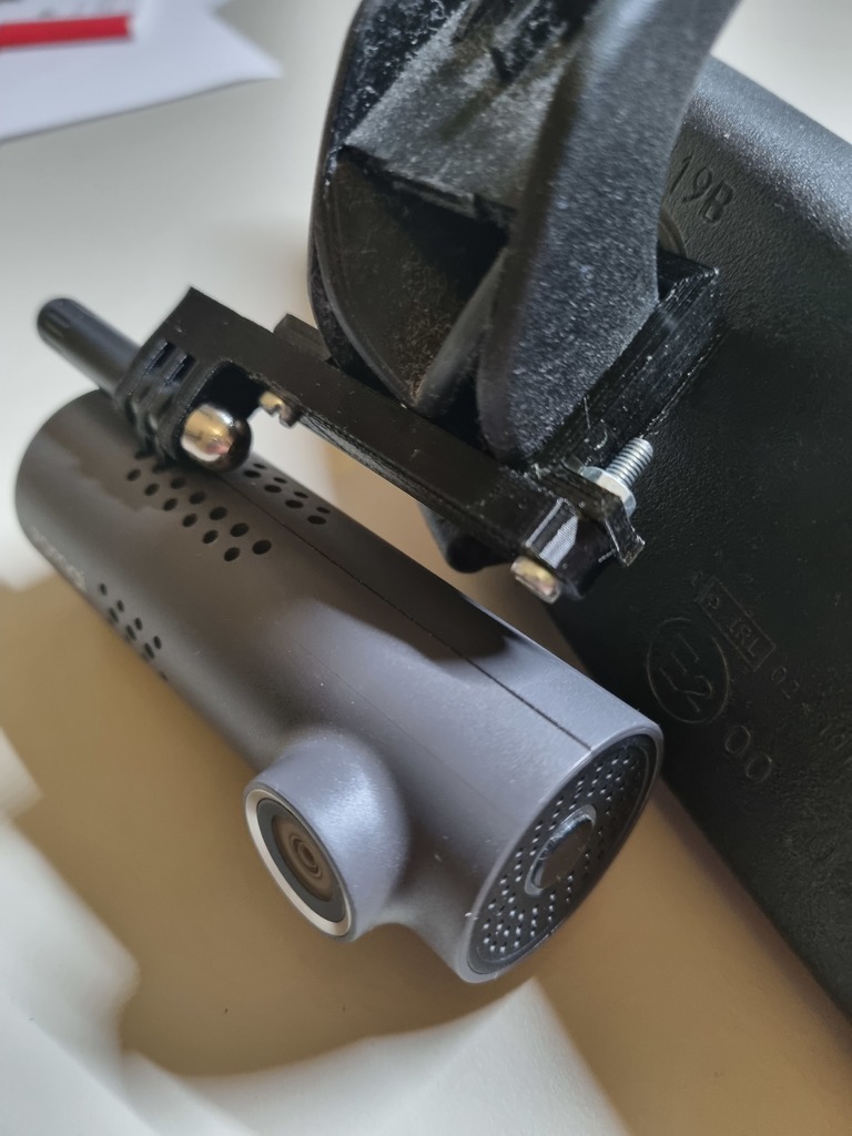 Free 3D file dashcam mount 70mai 🚗・3D print design to download・Cults