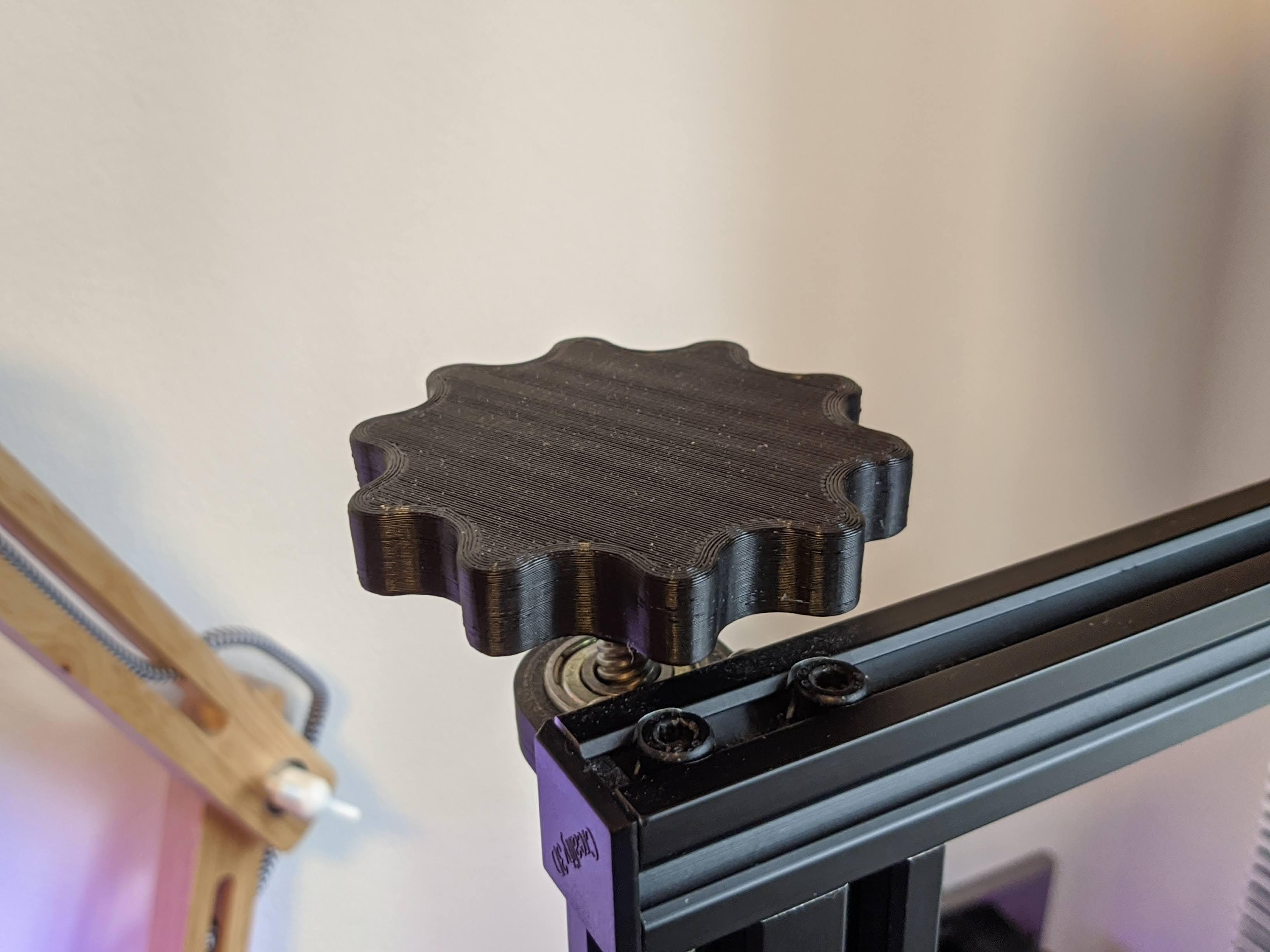 3D printed Ender 3 Z-Axis Manual Adjustment Knob (also CR-10 (mini), Hictop, Tevo Tornado)・Cults