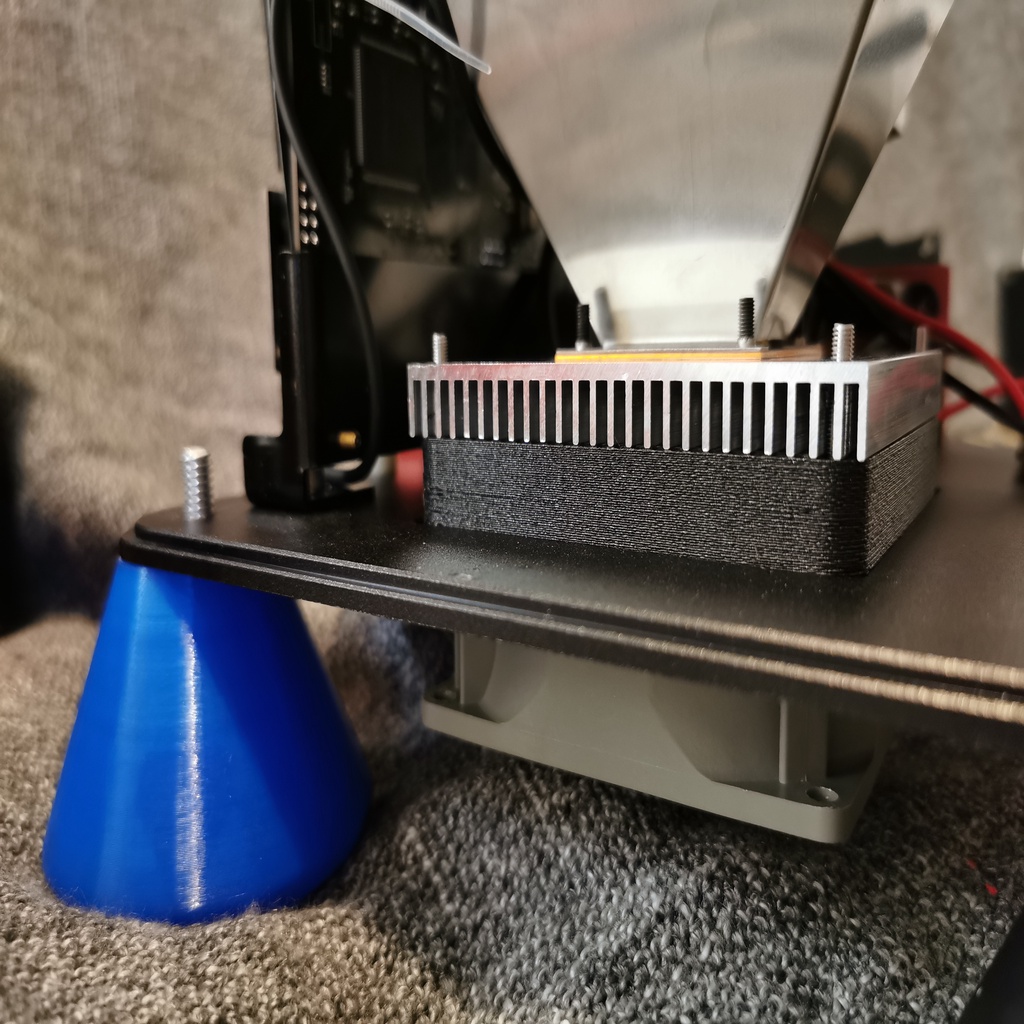 Бесплатный 3D файл Elegoo Mars Quieter Fan Mod - более высокие ножки и ...