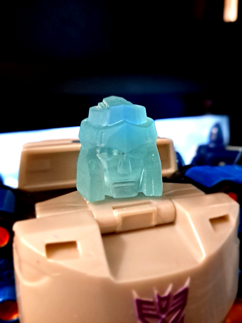 🤖 Shattered Glass Megatron Head 3 part model・Free 3D File for ・Cults