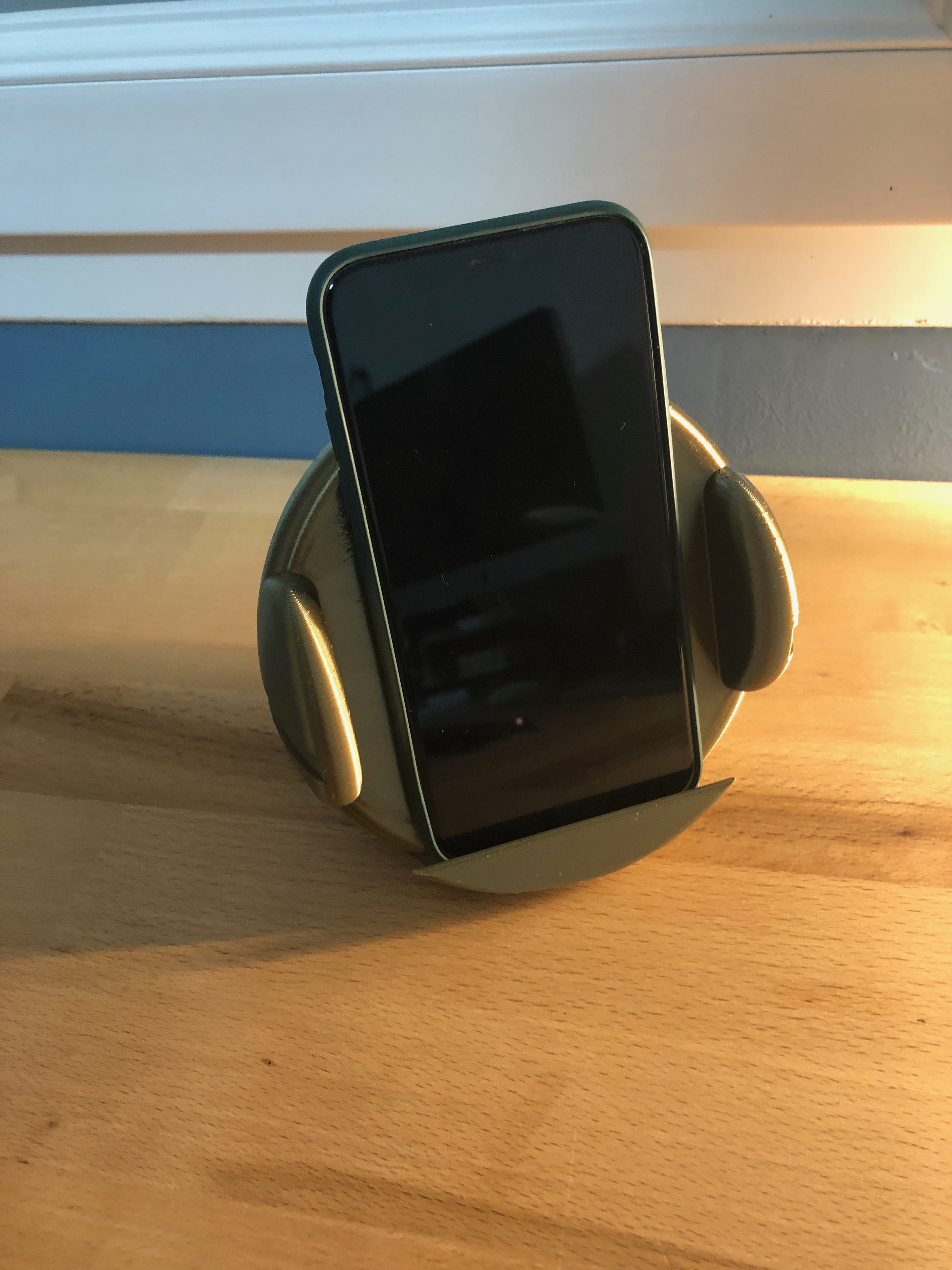 📞 Poké Ball style phone holder・ STL File for ・Cults