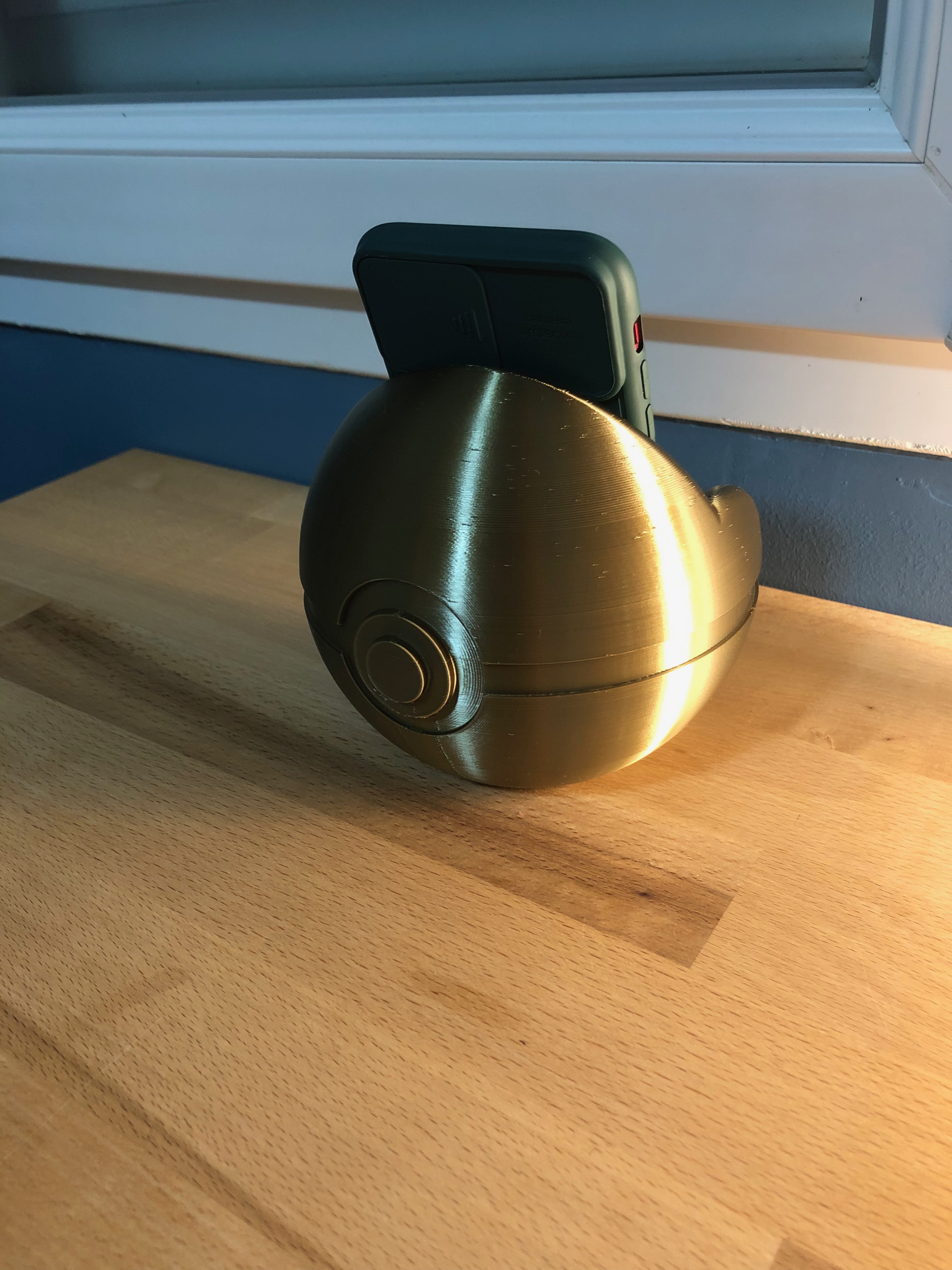 📞 Poké Ball style phone holder・ STL File for ・Cults