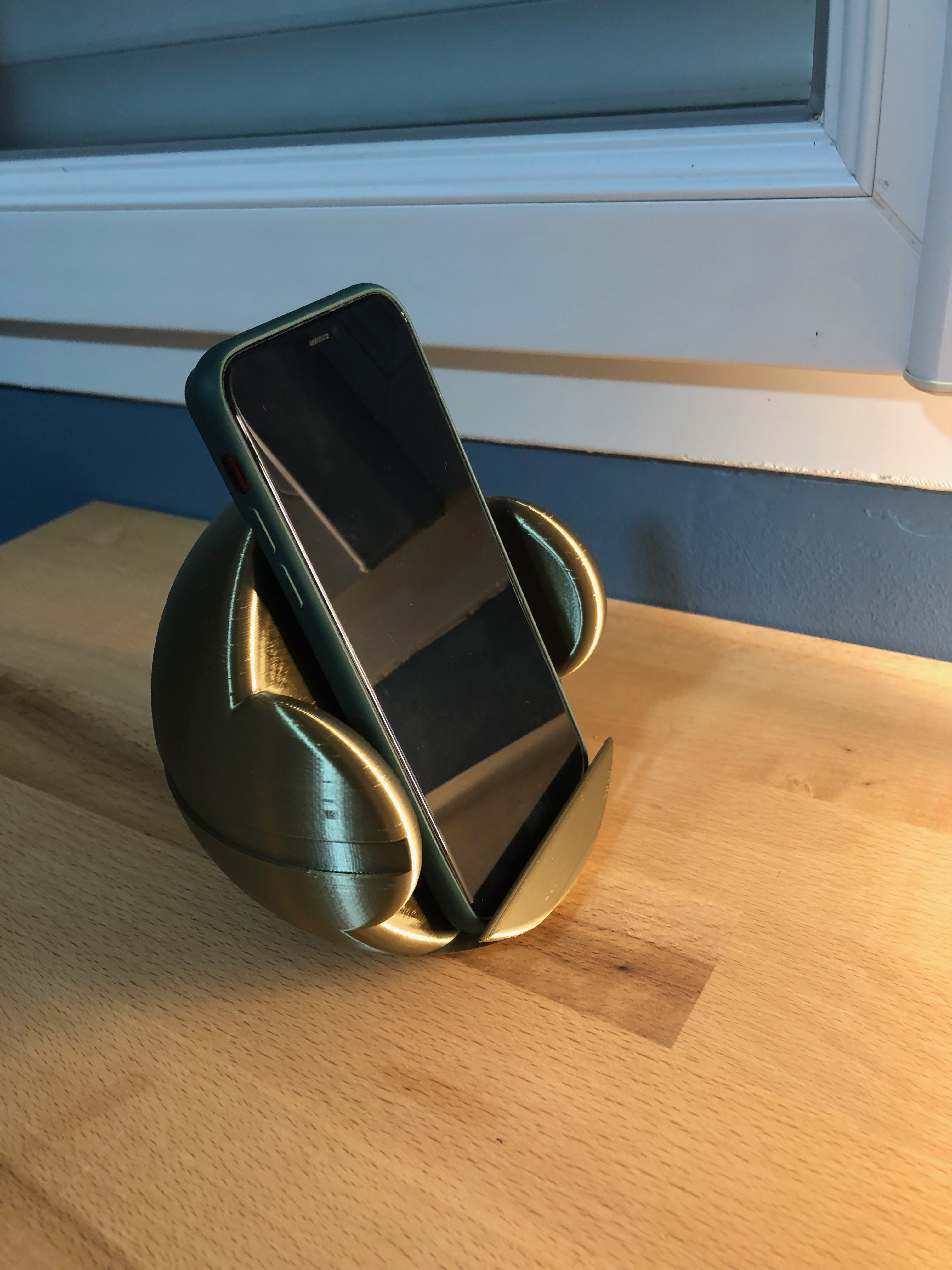 📞 Poké Ball style phone holder・ STL File for ・Cults