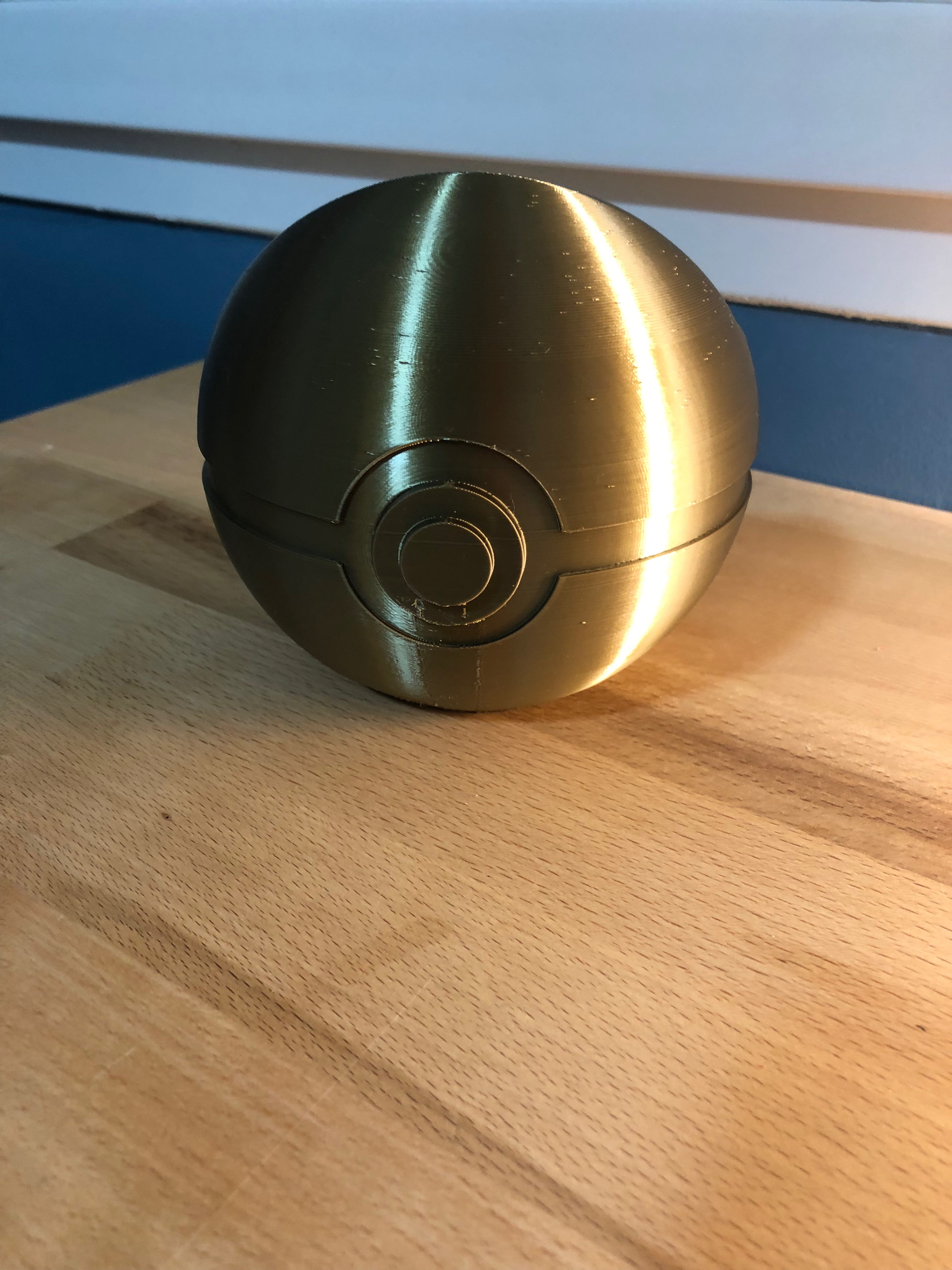 📞 Poké Ball style phone holder・ STL File for ・Cults