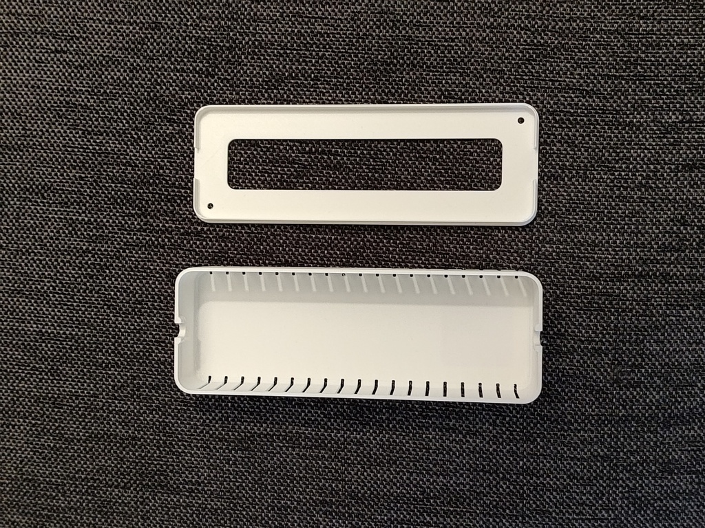 Free 3D file Multi-size wall-mounted snap-fit-lid vented box for wiring ...