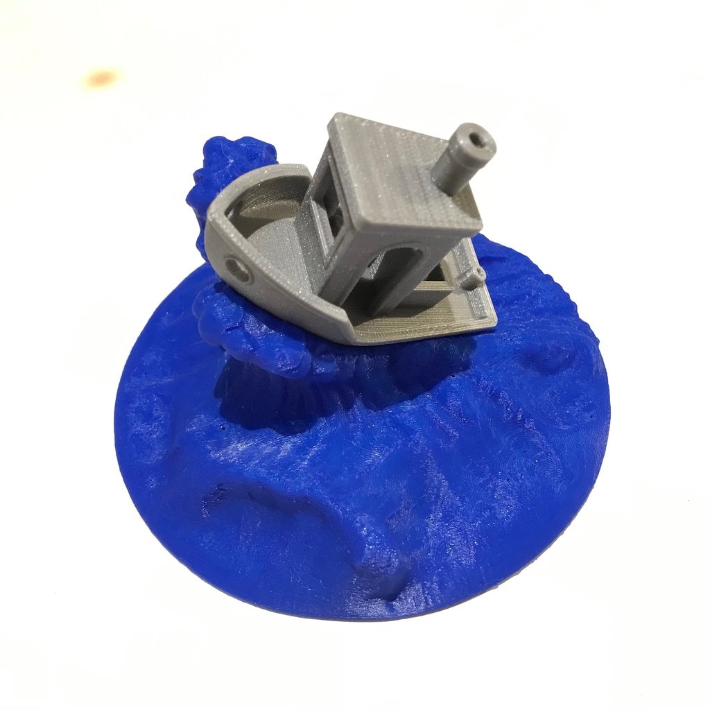 3D printing Benchy at Sea | Wave Display・Cults