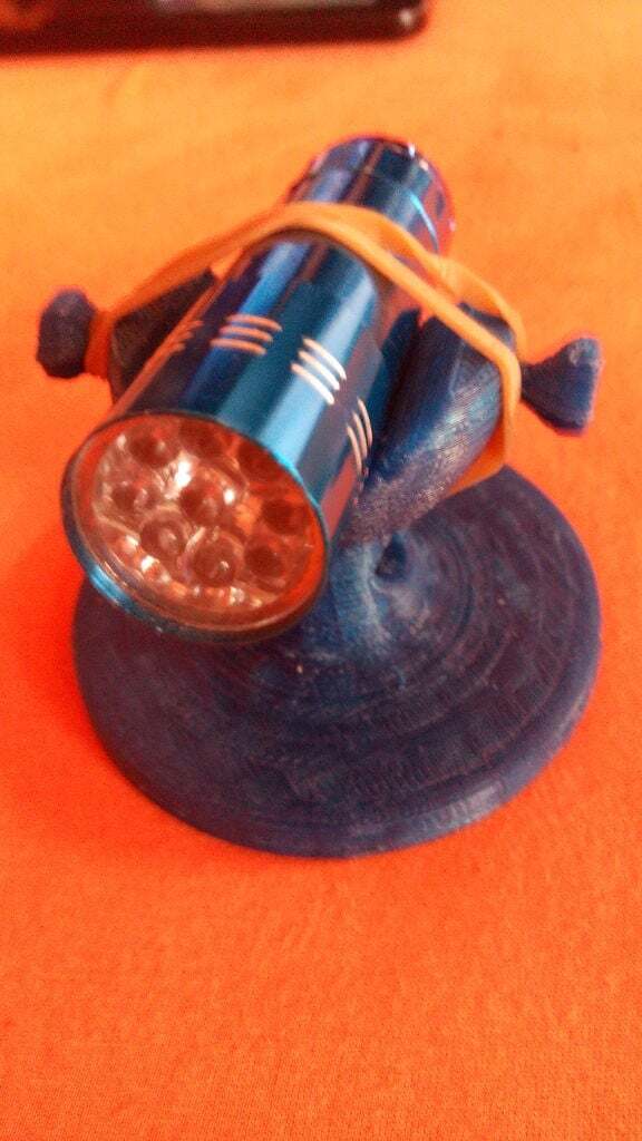 3D print Universal 3D-printable flashlight stand・Cults