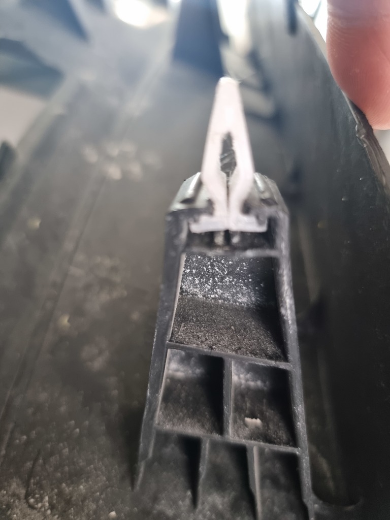 Free 3D file VW panel clip 🧞‍♂️ ・3D printing idea to download・Cults