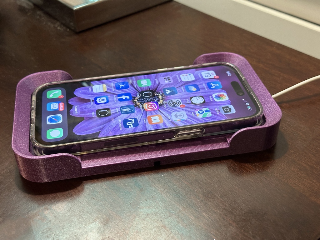 📱 iPhone MagSafe Charging Tray: iPhone 13/14/15 (Pro/Plus/Max)・Free STL ...