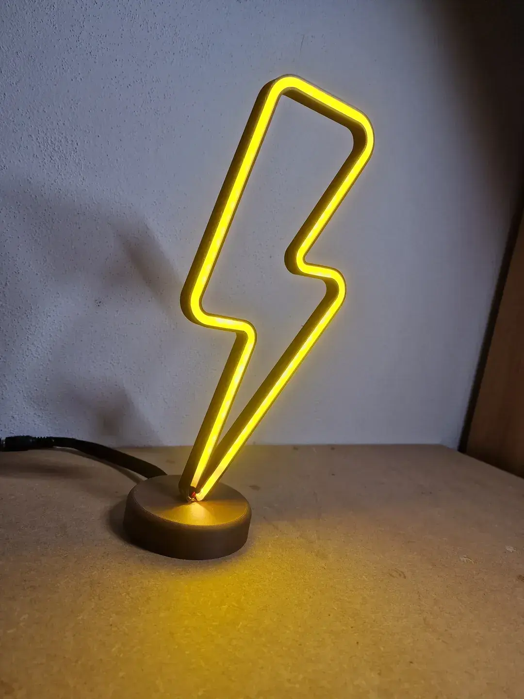Free 3D file LIGHTNING NEON LAMP 🌩️ ・3D print design to download・Cults