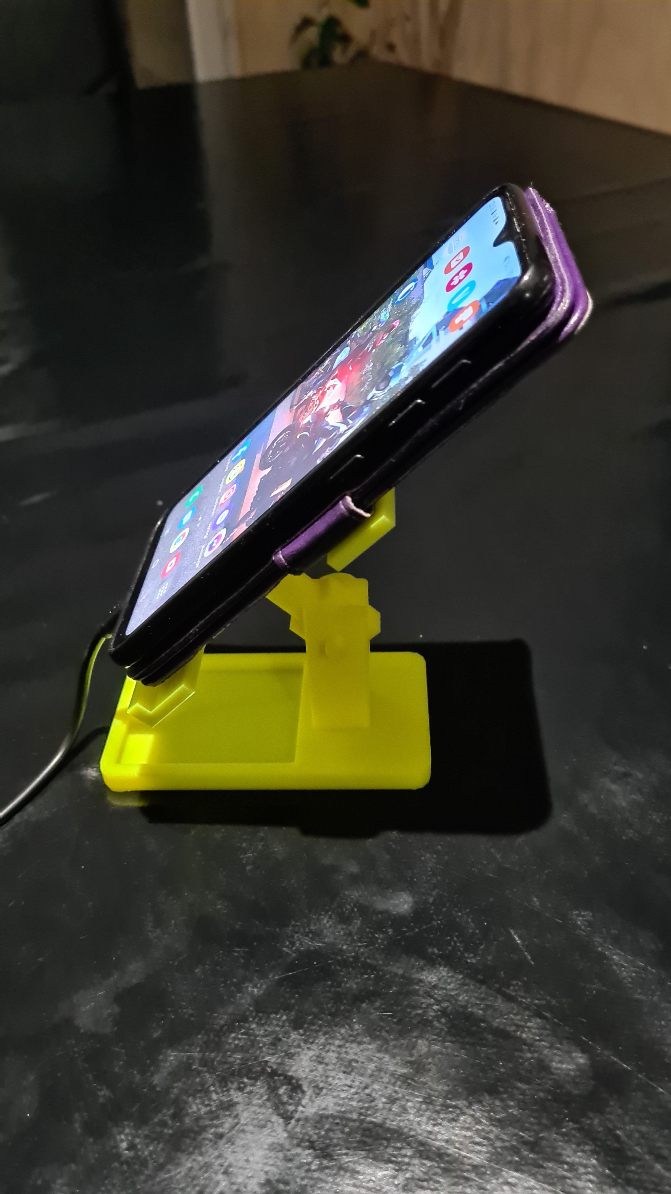 Free STL file Adjustable phone holder 📞 ・3D printer model to download・Cults