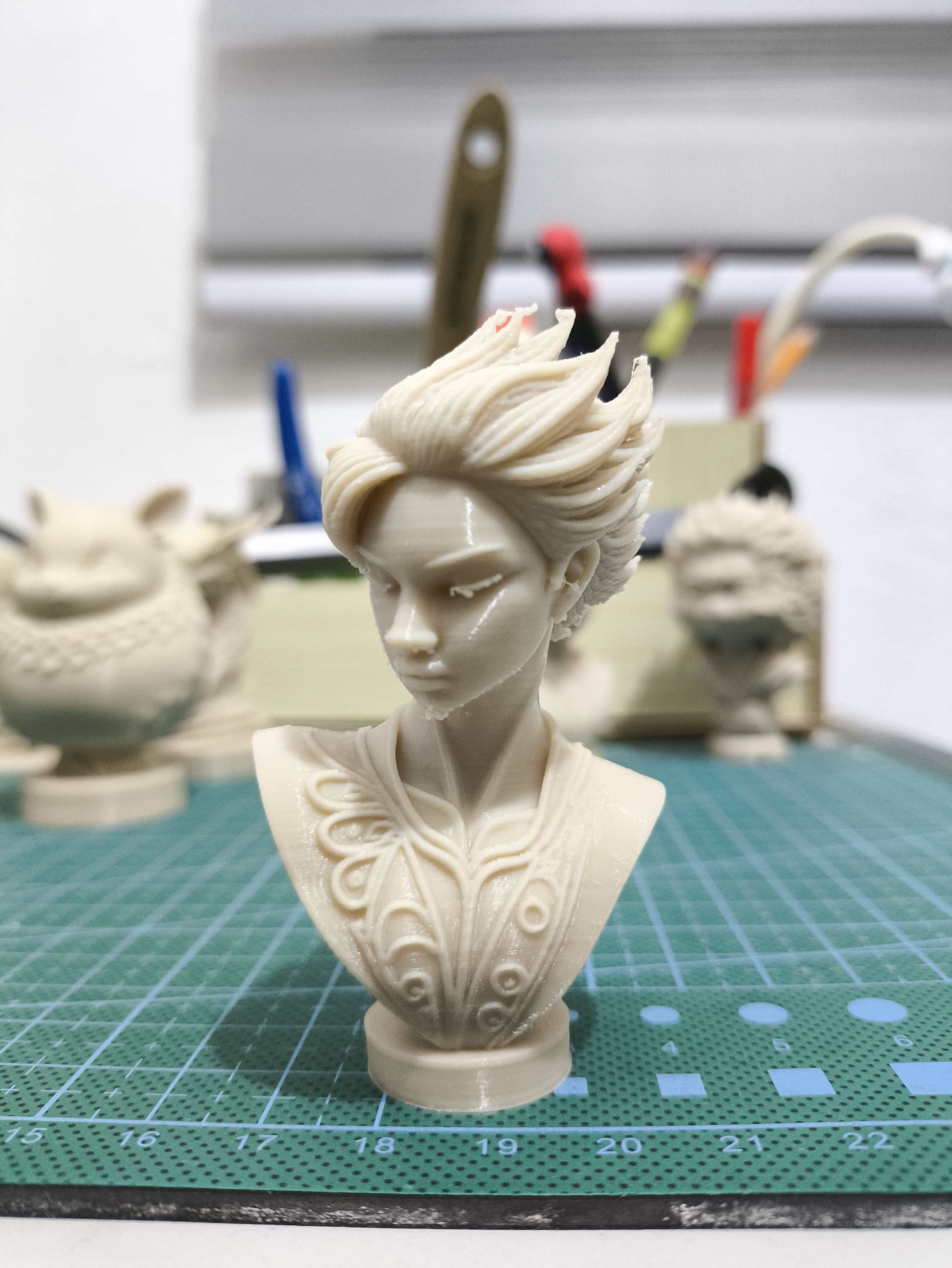 🗿 Elegent Crest・Free 3D File for 3D printing・Cults
