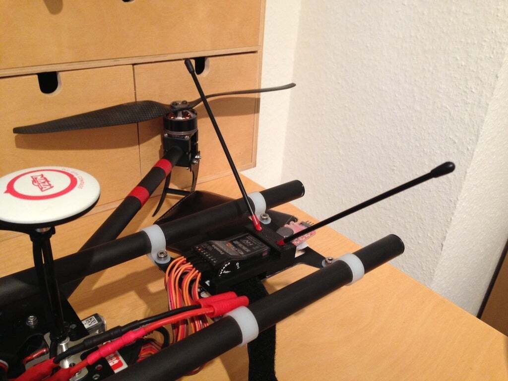 Free STL file Receiver Mount Futaba R6203SB 🚁 ・3D printer design to ...