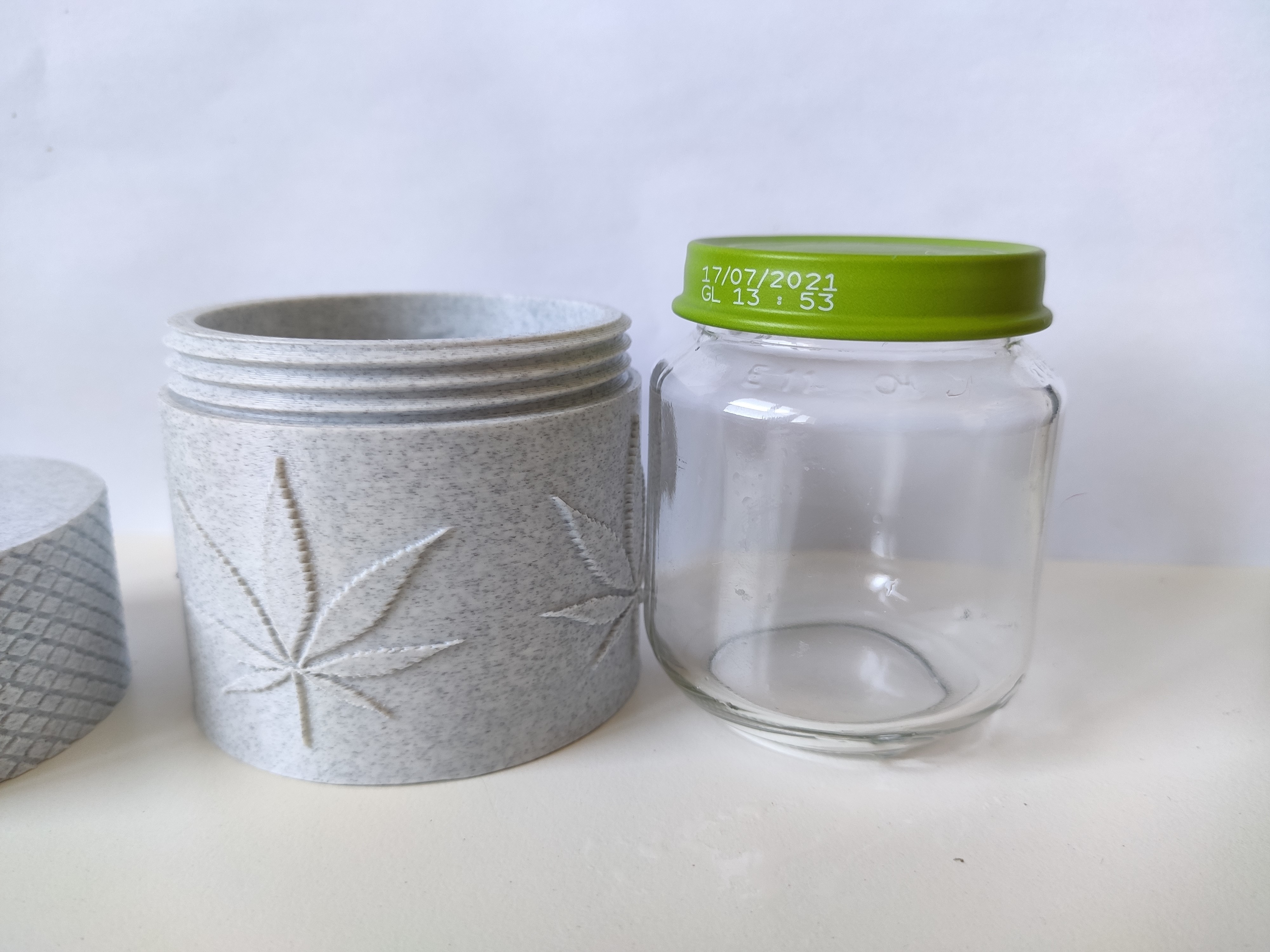 STL file Cannabis Containment small baby glass jar 🤏 ・3D printer design ...