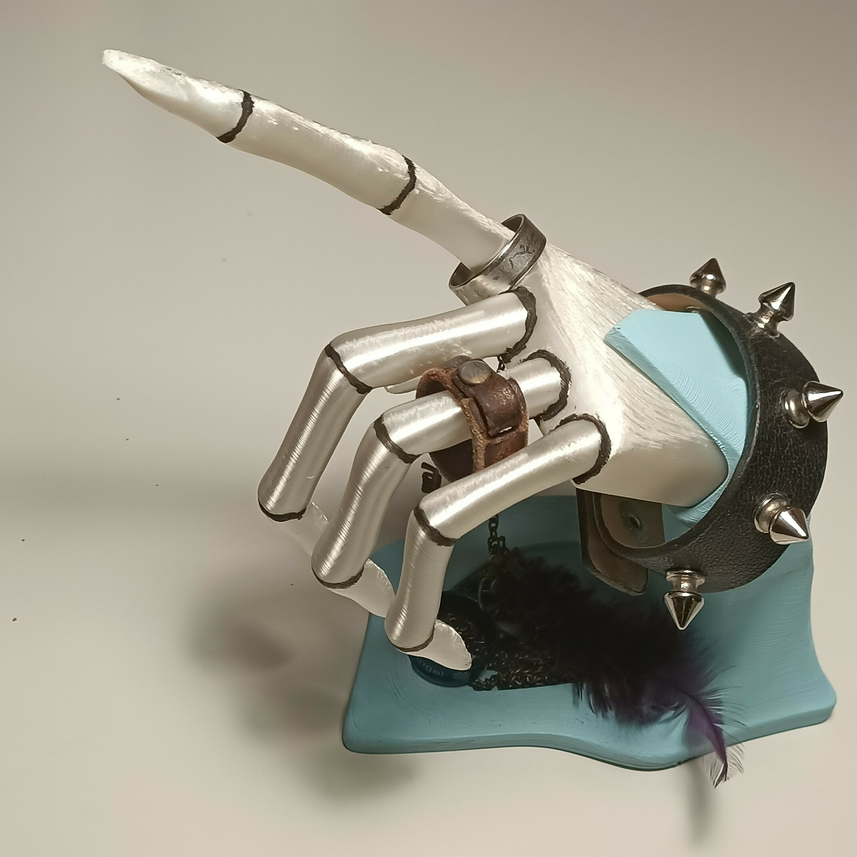 Corpse Bride Hand (Jewelry Organizer)・Free STL File for ・Cults