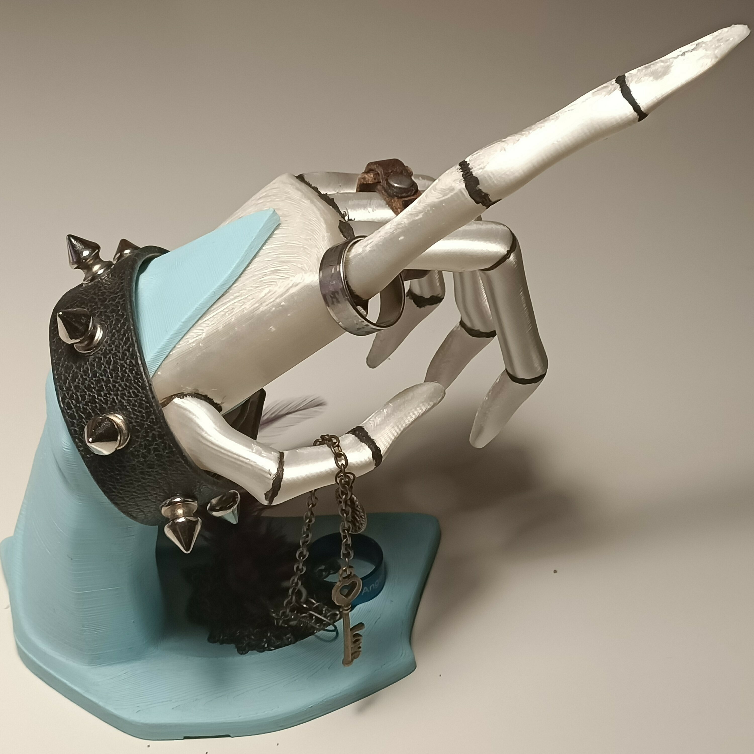 Corpse Bride Hand (Jewelry Organizer)・Free STL File for ・Cults