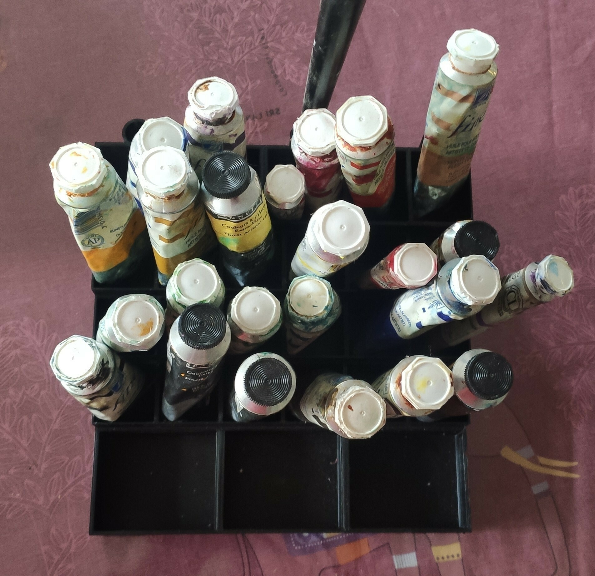 STL file 20ml Paint tube holder / Box 🎨・3D printer design to download・Cults