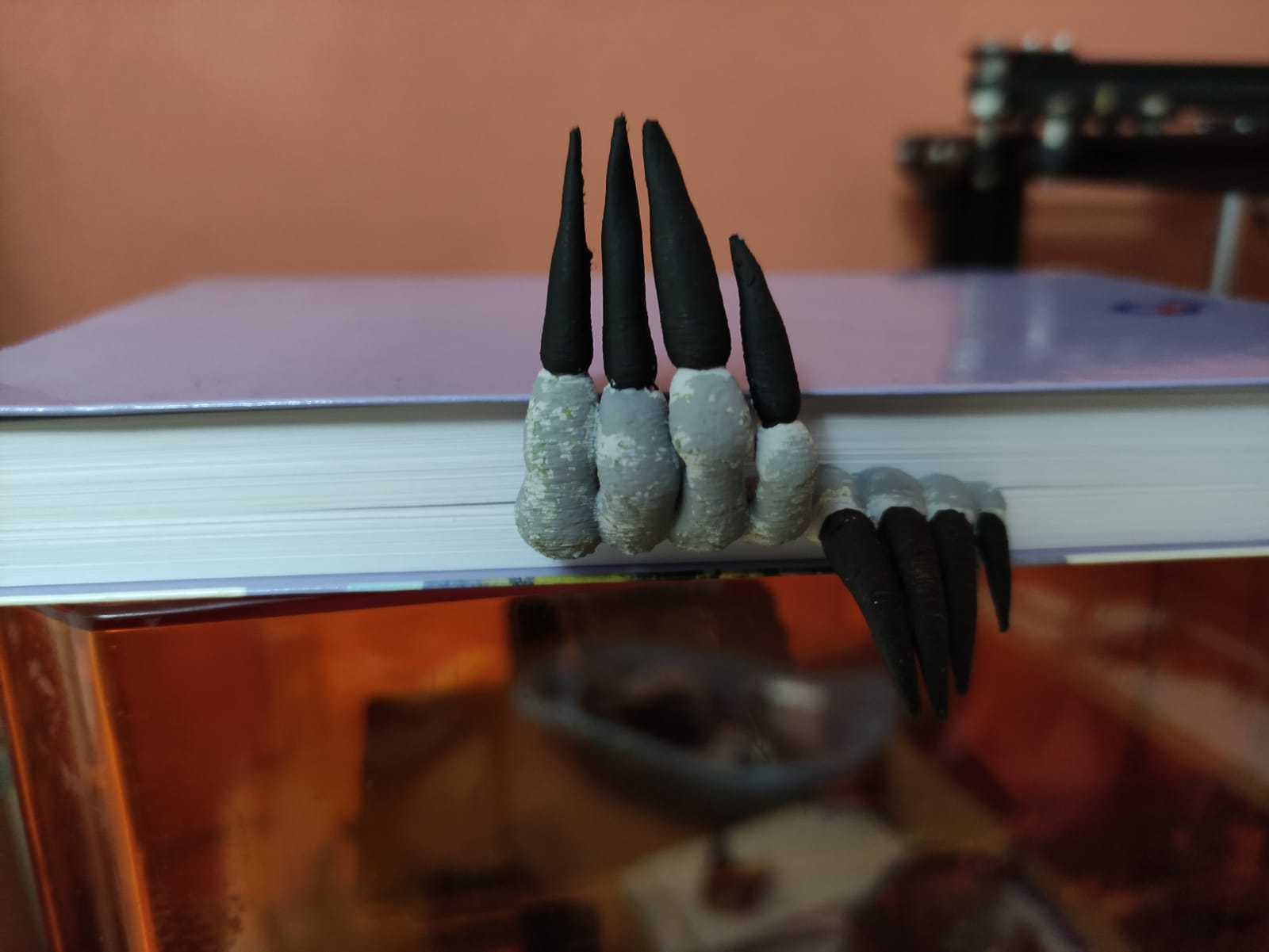 🤲 DEVIL'S HANDS BOOKMARK HORROR LEAF SEPARATOR (UPDATE)・ STL File for ...