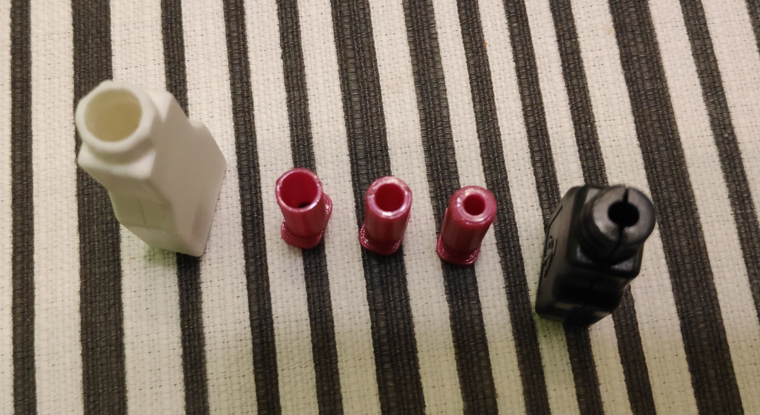 STL file Universal USB A-Type male plug housing for thick and thin ...