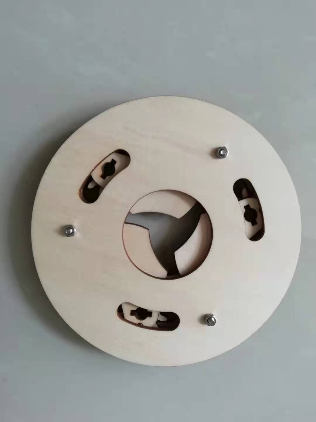 STL file Laser cut planetary gear type mechanical iris-3 leaf-D130d43 ⚙ ...