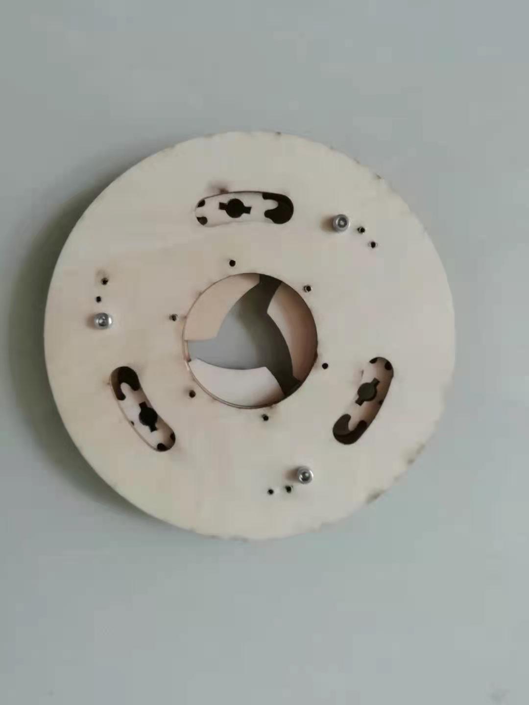 STL file Laser cut planetary gear type mechanical iris-3 leaf-D130d43 ⚙ ...