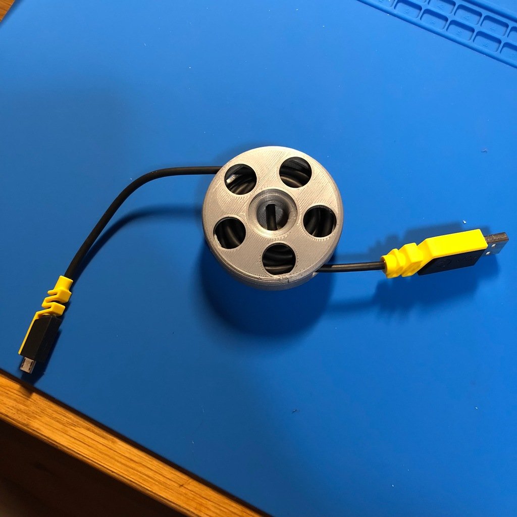 3D printed USB cable reel・Cults