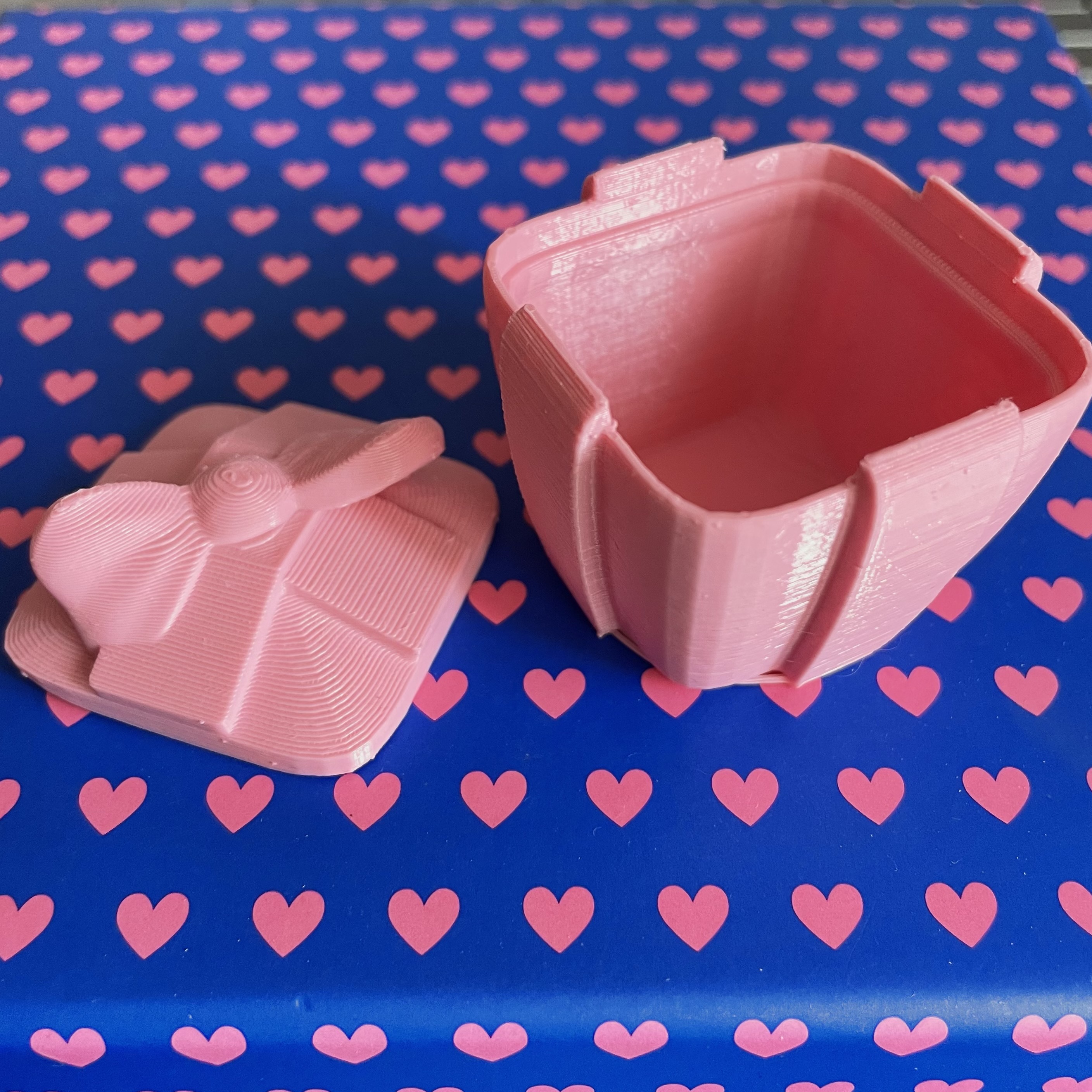 3D printable Tiny Treasure Box • made with Ender 3 Pro・Cults