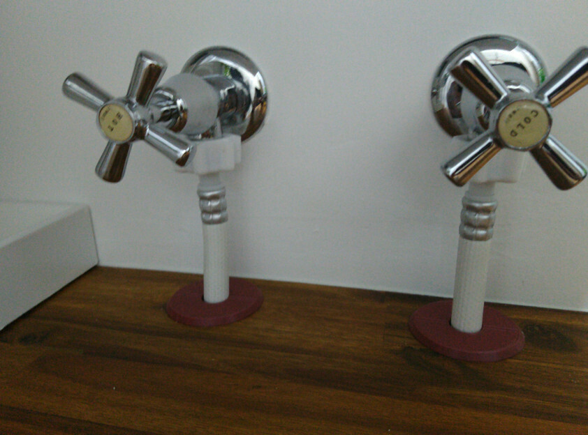 Free STL file Hose Through Bench Tidy 🛁 (STEP)・3D print design to ...