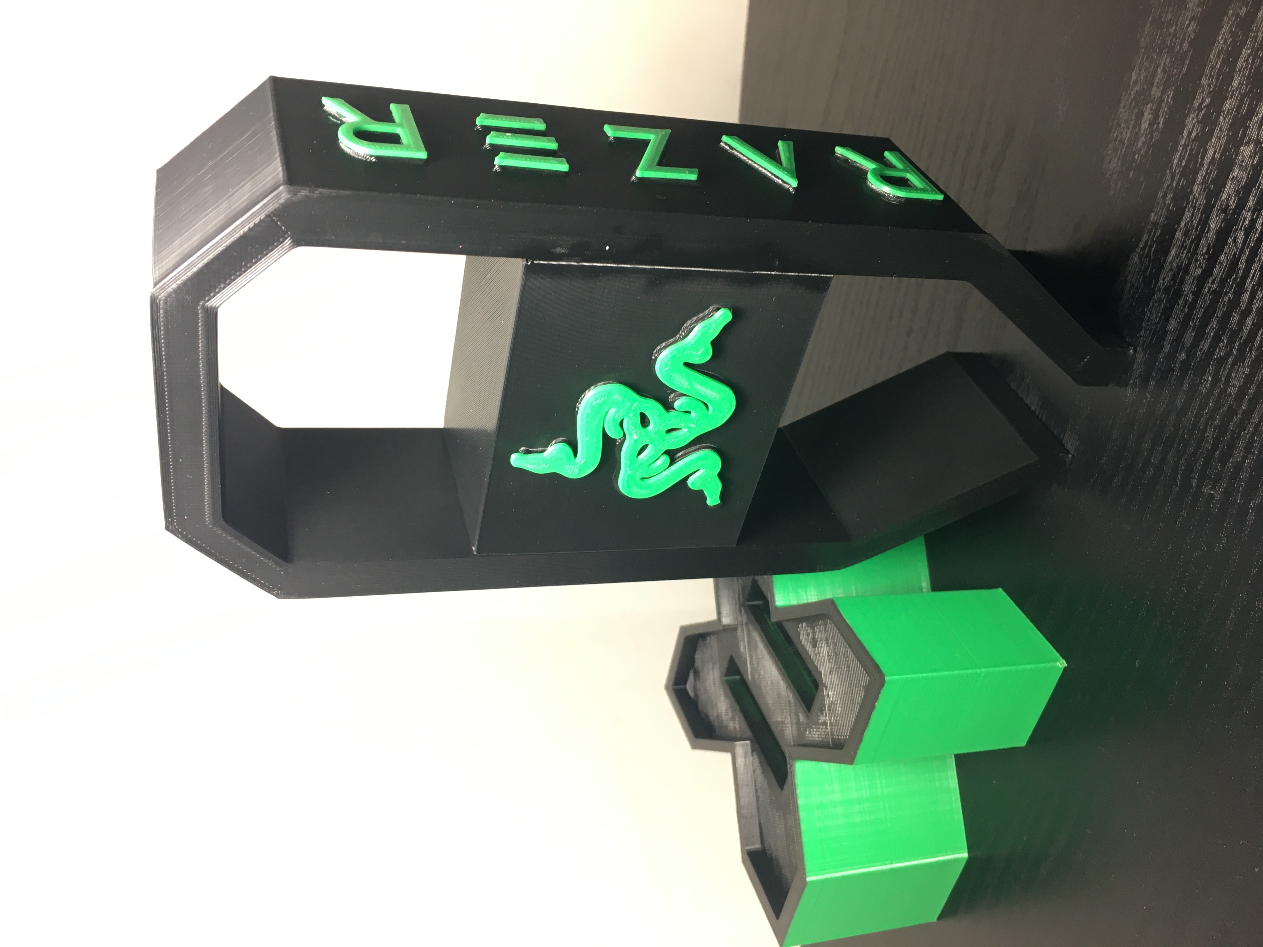 STL file Headphone Stand RAZER 🎧 ・Template to download and 3D print・Cults