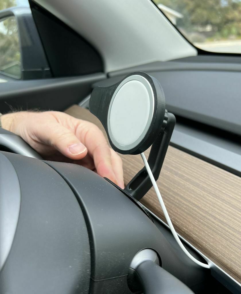 Free 3D file Tesla Model 3/Y MagSafe Mount Behind Steering Wheel 🛞 ・3D ...
