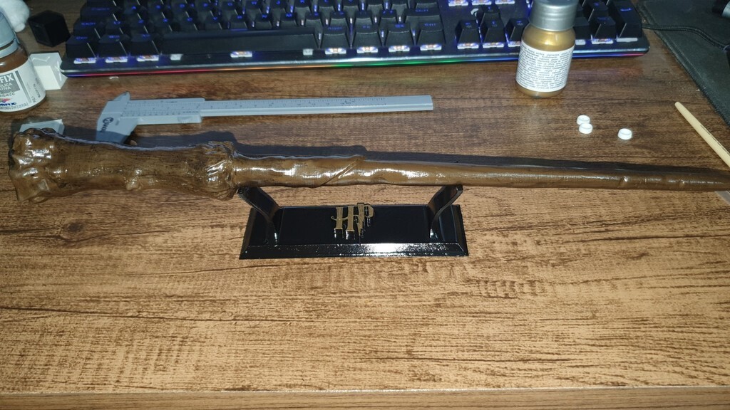 🎲 Harry Potter Wand(Split 4 Parts) And Base・Free 3D File for ・Cults