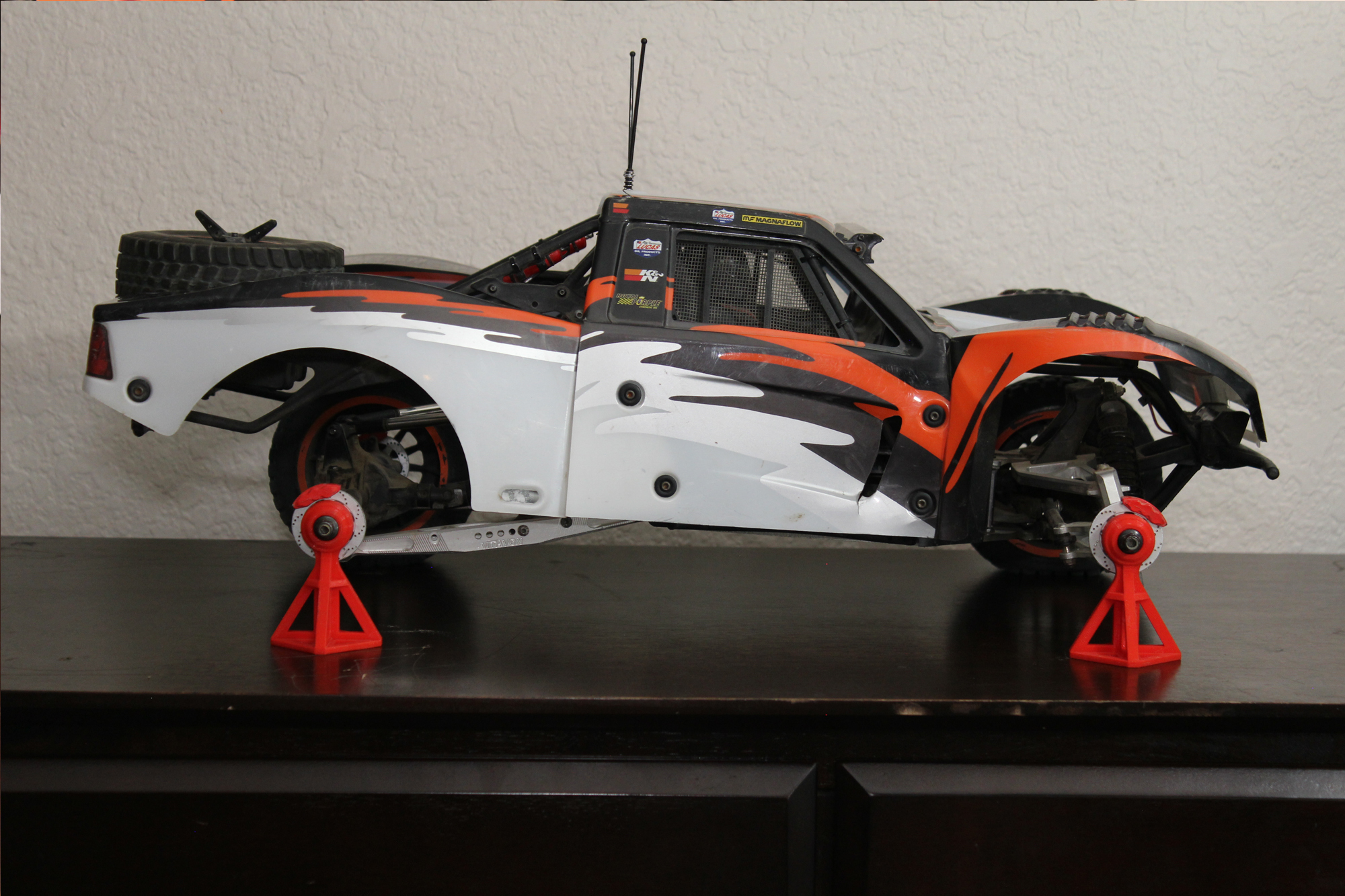 STL file 1/10 RC Hub Jack Stand 🚚 ・3D print model to download・Cults