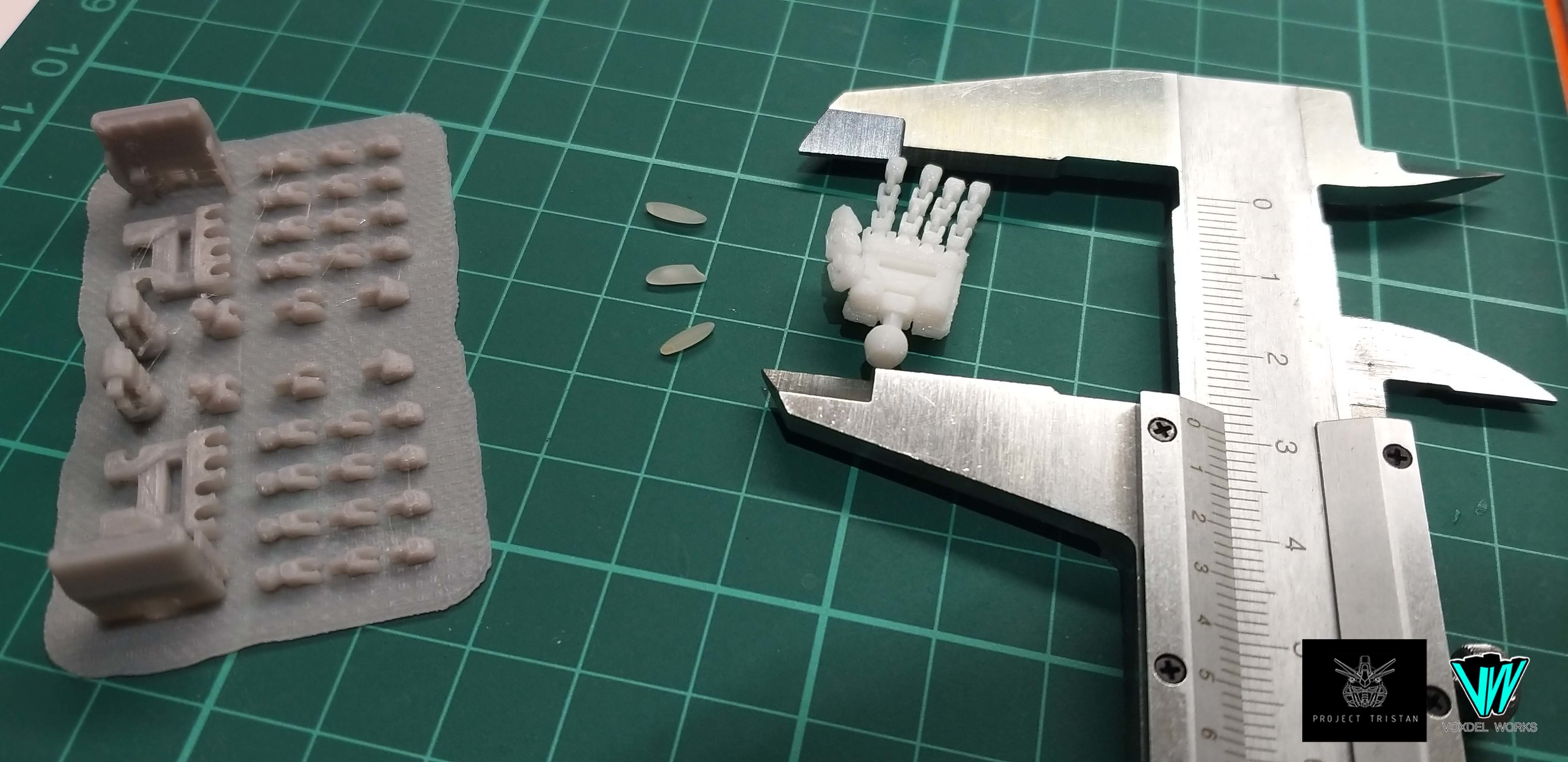 FDM printeable Articulated hand for Gunpla and Mecha models・ STL File ...
