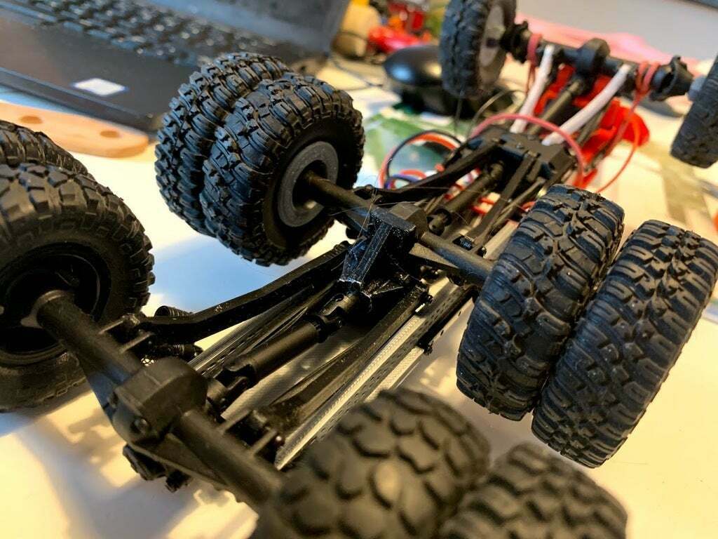 🚁 Axial scx24 pass through middle axle for 6x6・Free STL File for ・Cults