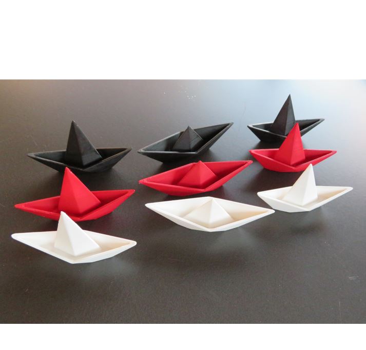 Free STL file Kleines Segelschiff, hoher Masten, SCHIFF AHOI, ORIGAMI ...
