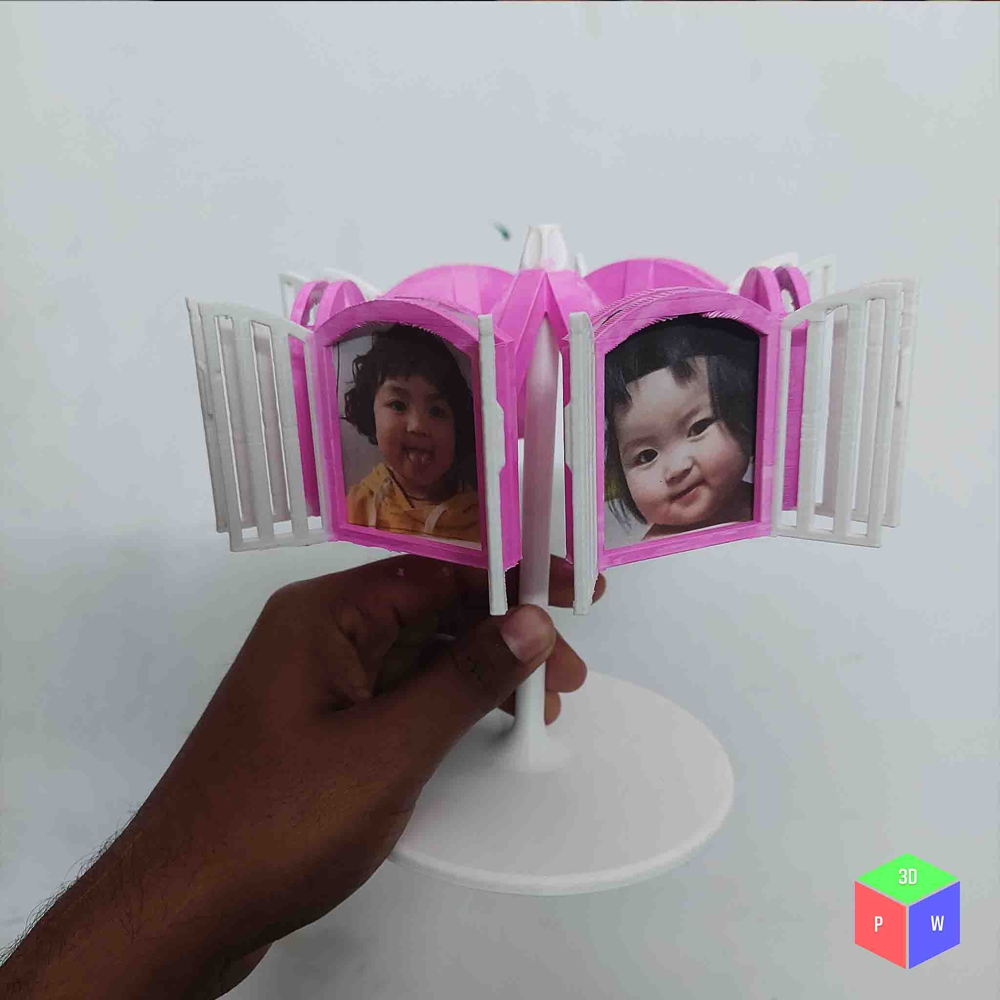 STL file Revolving Face Window Photo Frame 🪟・3D print design to ...