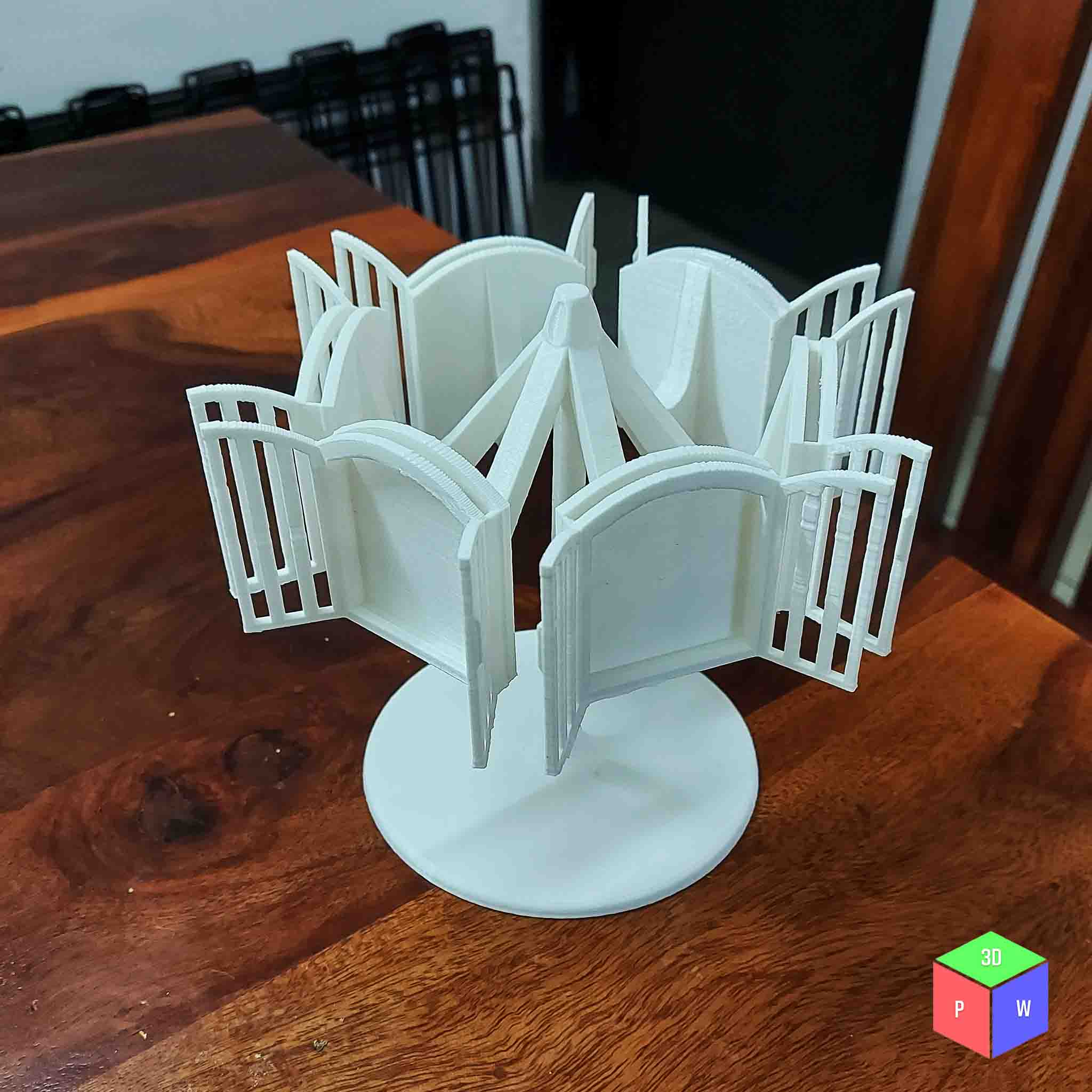 STL file Revolving Face Window Photo Frame 🪟・3D print design to ...