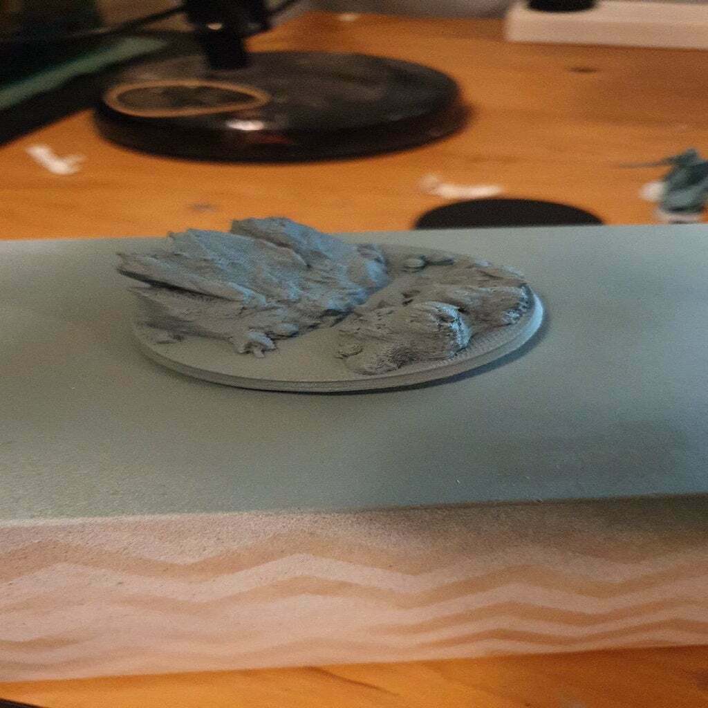 🪨 60mm round rock base with bones (goes well with shelob)・Free STL File ...