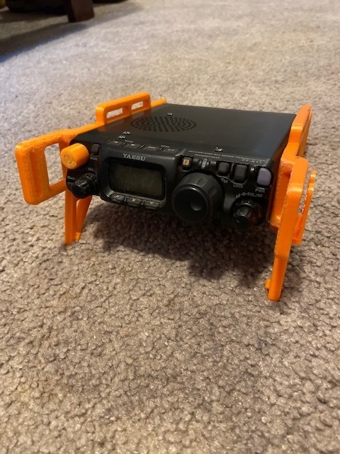 🔧 FT-817 Rails with Z817 rails and mic clip・Free 3D File for ・Cults