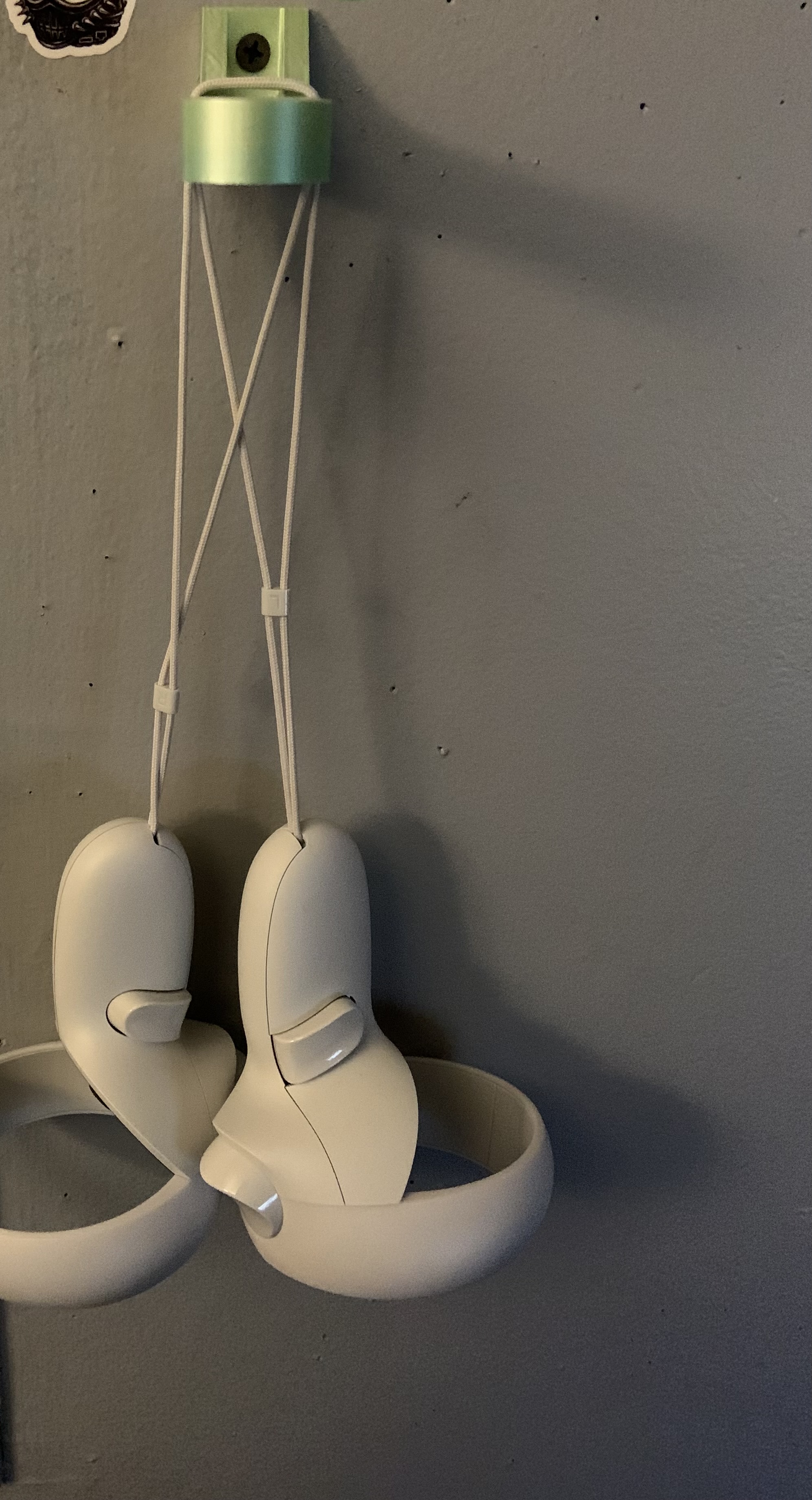 STL file Oculus Quest wall mount 🏠・3D print design to download・Cults