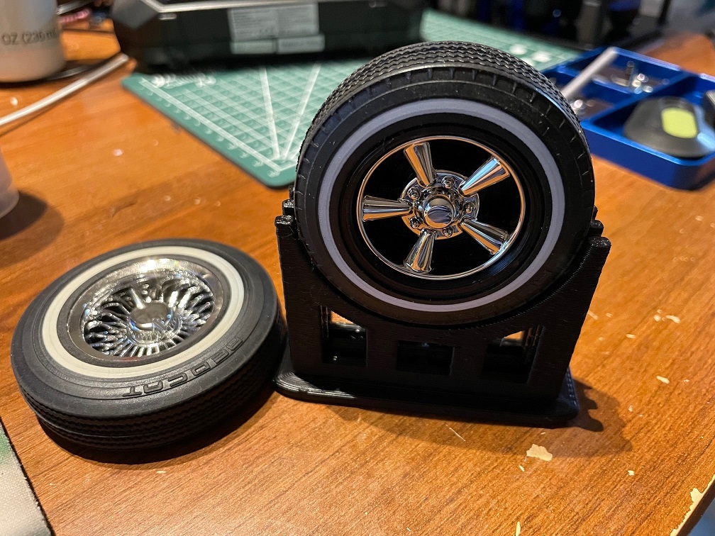 🛞 Redcat SixtyFour Display Wheel Stands・Free STL File for 3D printing・Cults