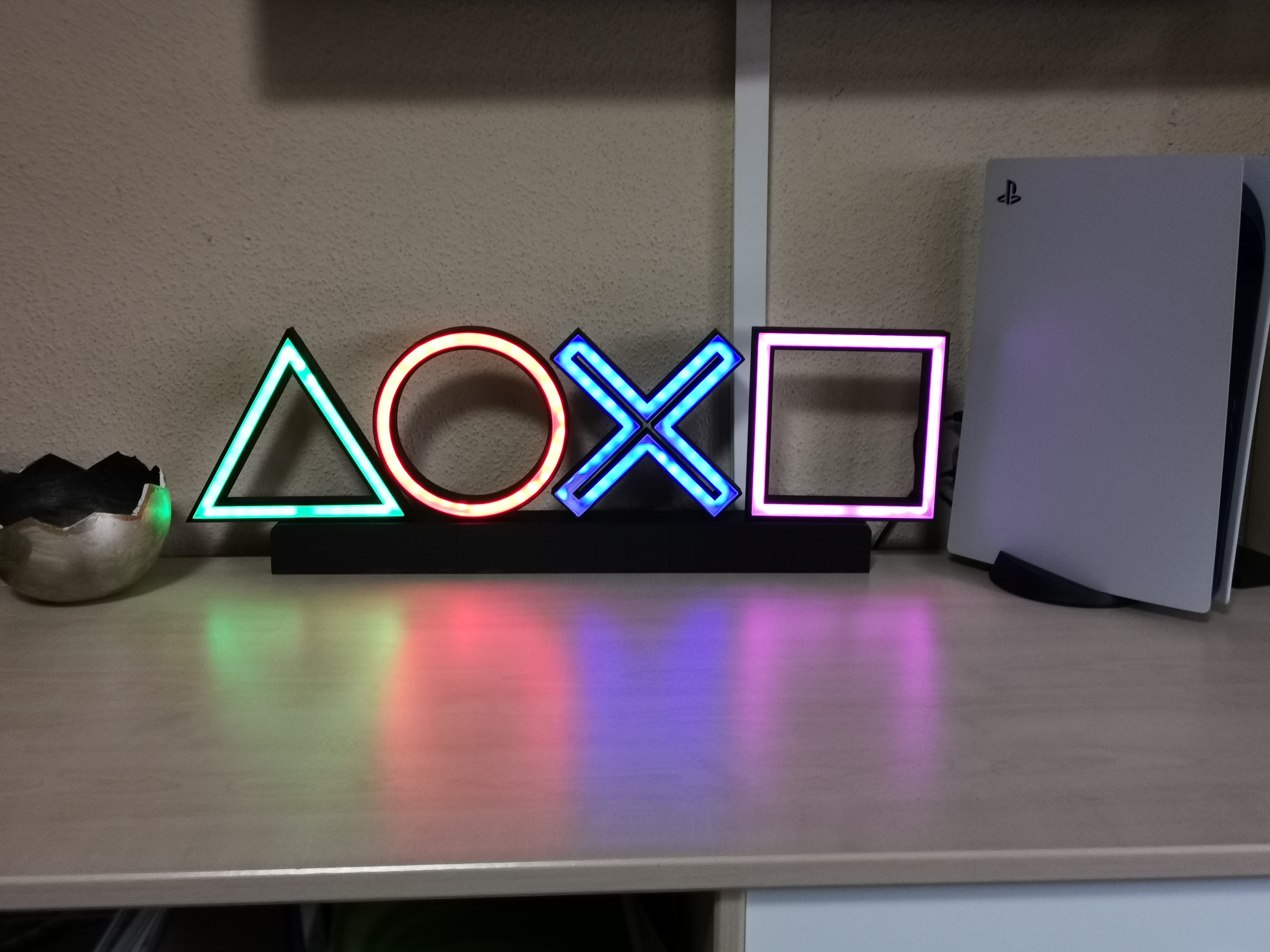 3D file Playstation lamp 🎮 ・3D printable model to download・Cults