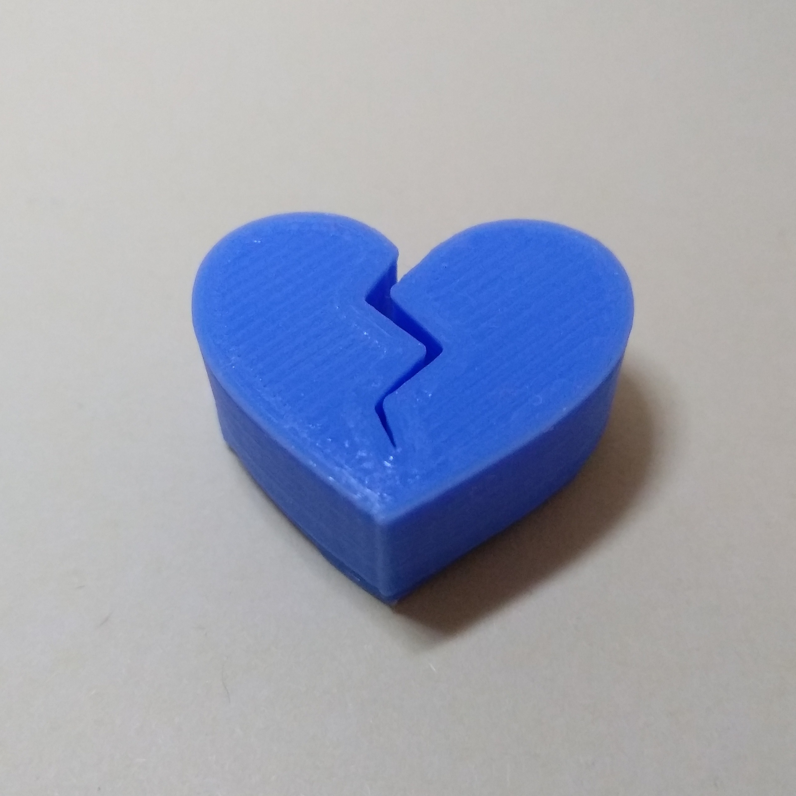 💜 Broken Heart Symbol Meeple Silhouette – 3D Printable Game Token・ STL ...