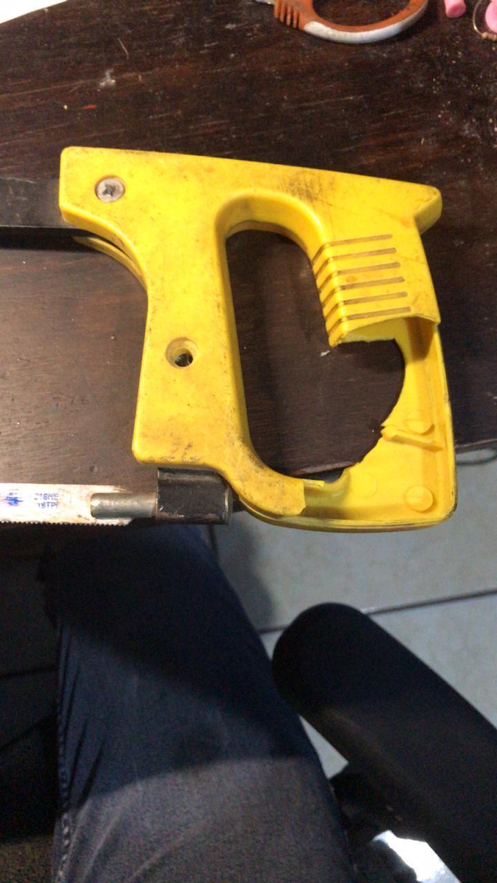 STL file Handle for hacksaw 🪚 ・3D printer design to download・Cults